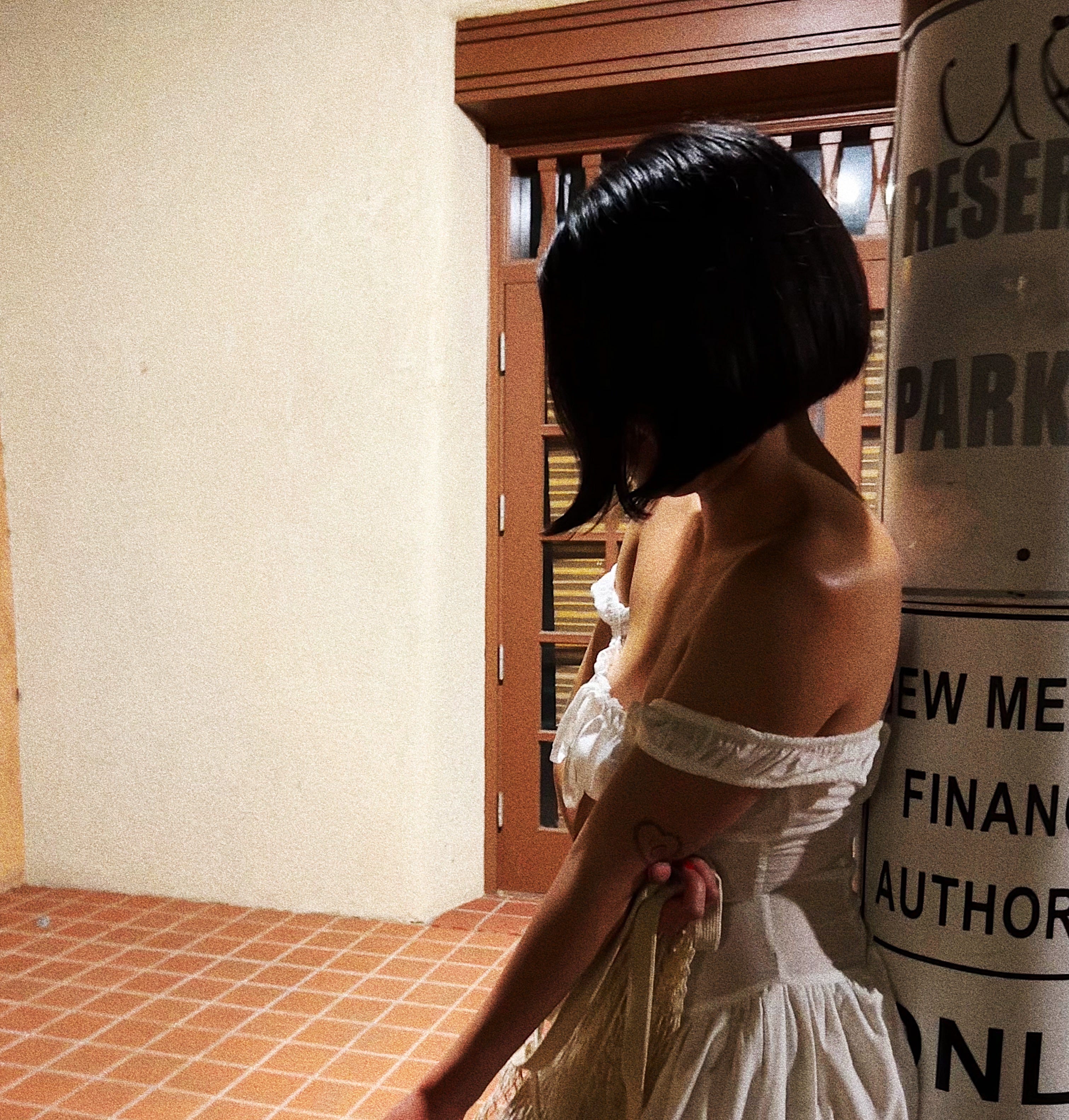 what is a girl to wear in the desert heat? - by Ethaney Lee