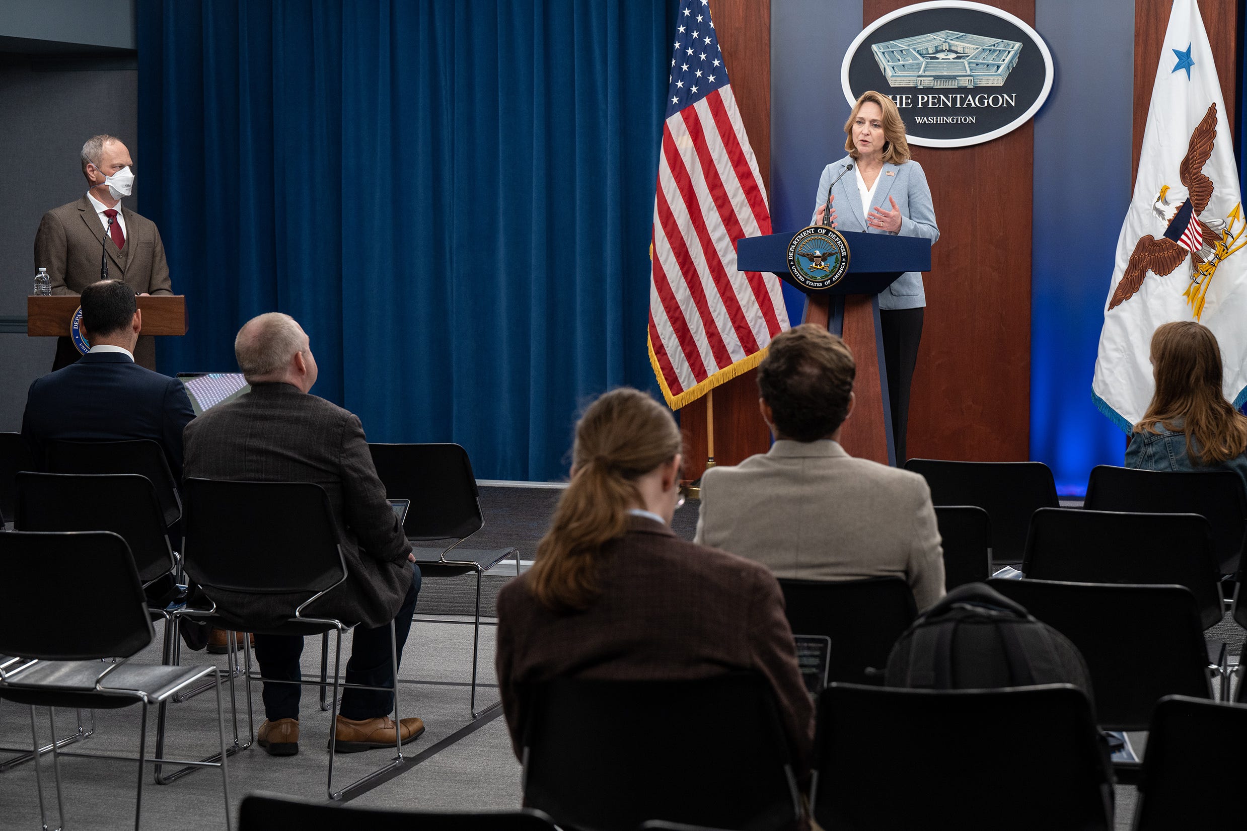 DOD Names 8 Locations to Serve as New 'Microelectronics Commons' Hubs