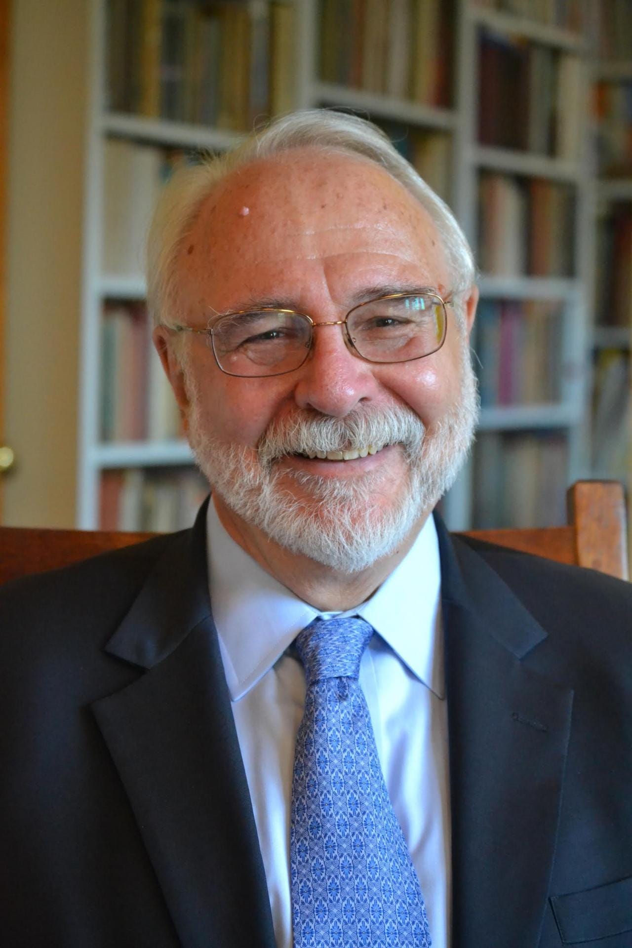 Roger Lehecka CC ’67 To Serve as Interim Dean of Undergraduate Student Life