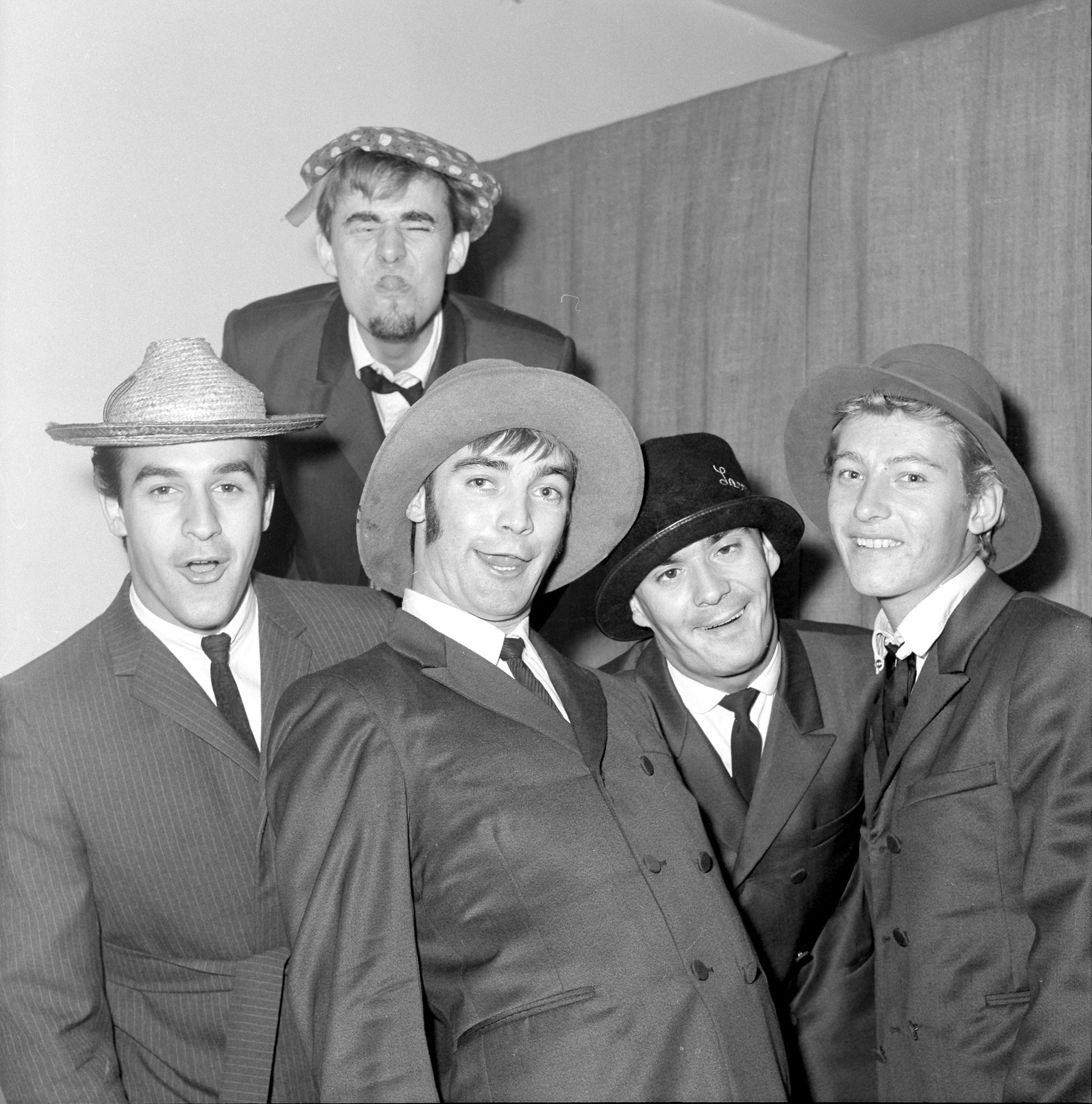 Quel est ce groupe ? | Allô Police - by Allo Police