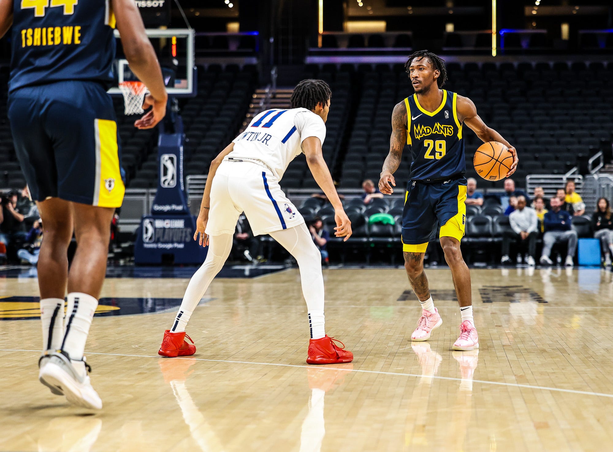 Quenton Jackson returns to Pacers on two-way deal