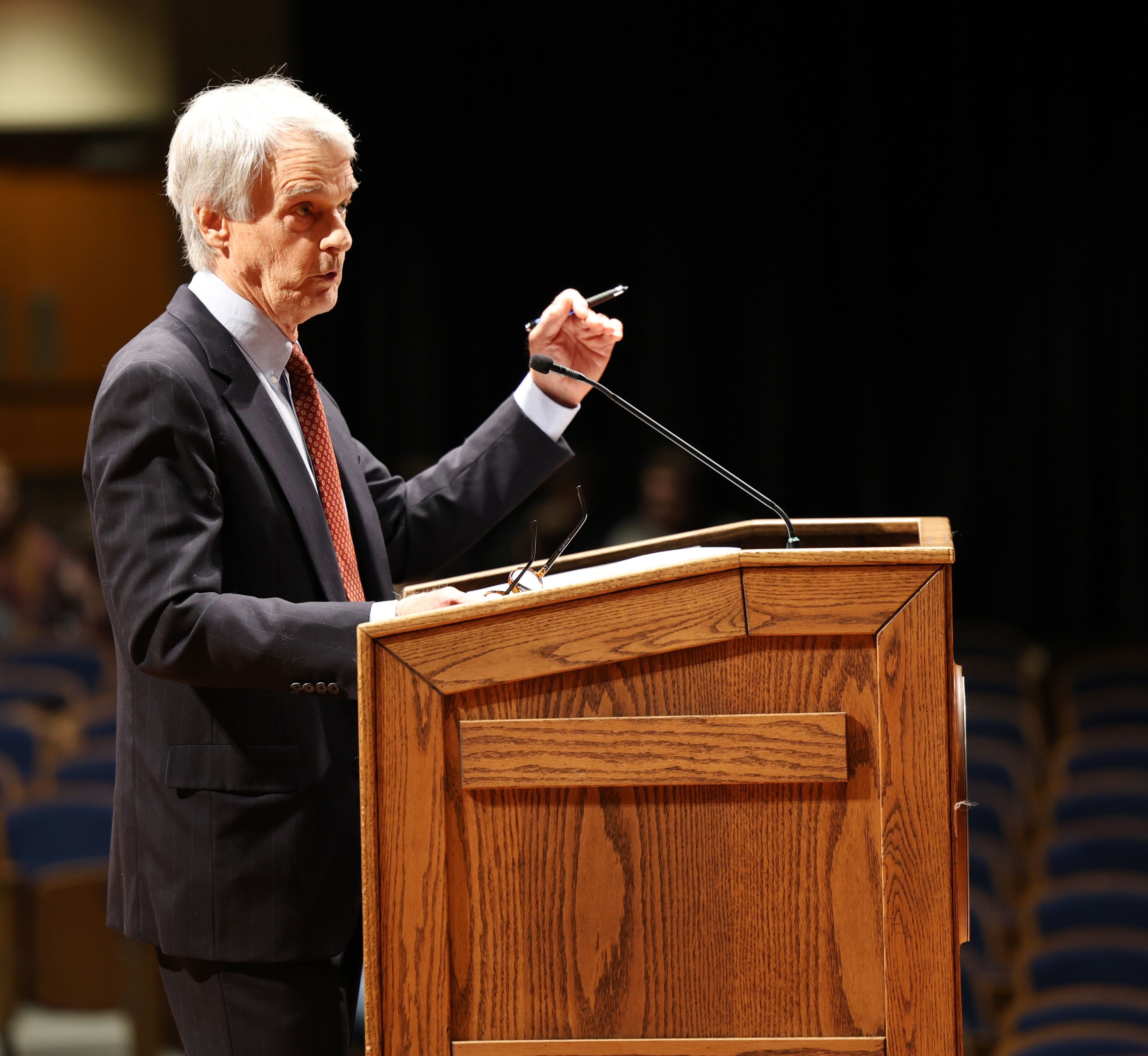 Billionaire Sanford argues for power to redact affidavits issued in child porn investigation