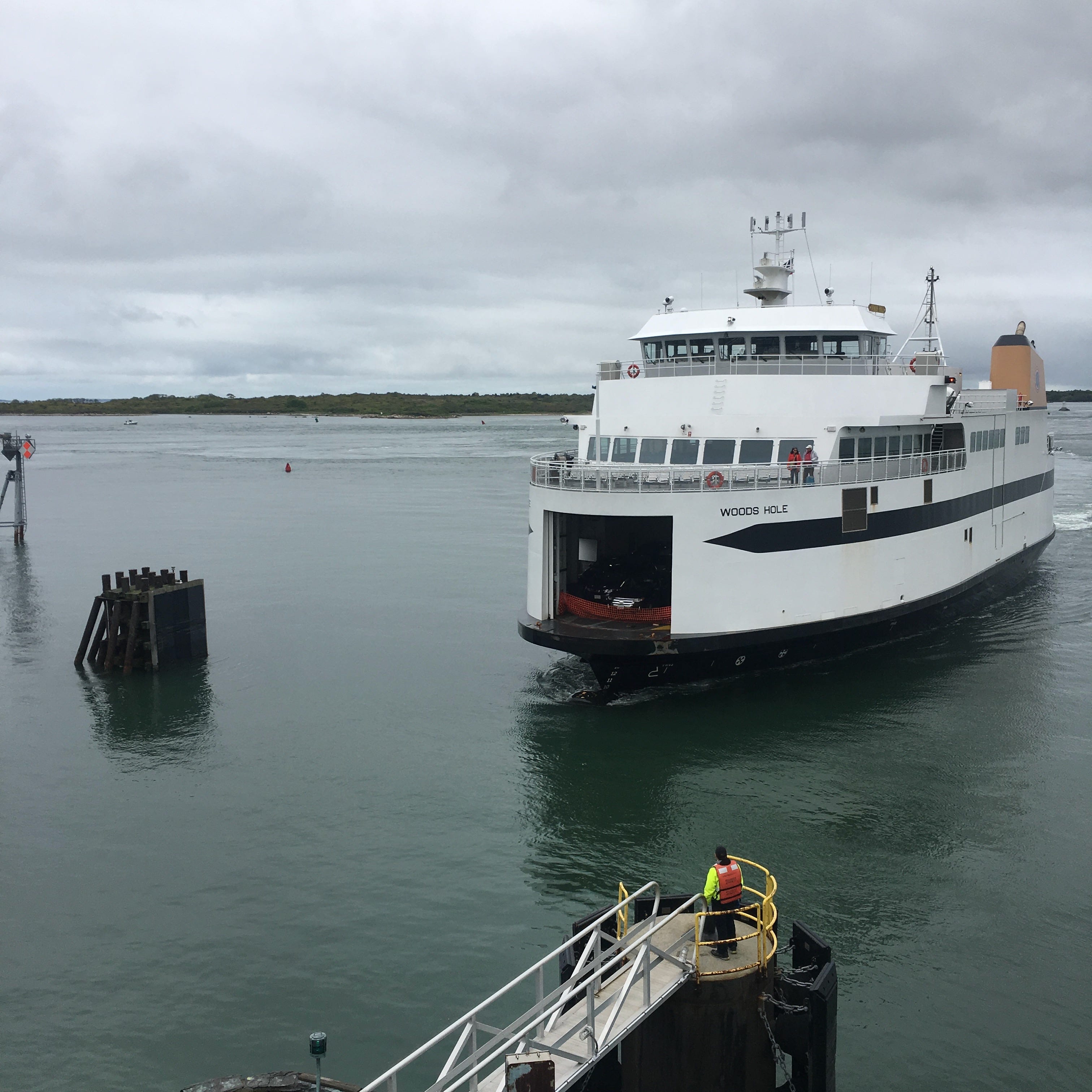 Traveling to the Vineyard like a Local - by Anna Ward