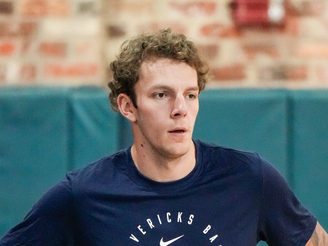 Kylor Kelley Details Rapid Transition to Mavericks Amid Frontcourt ...