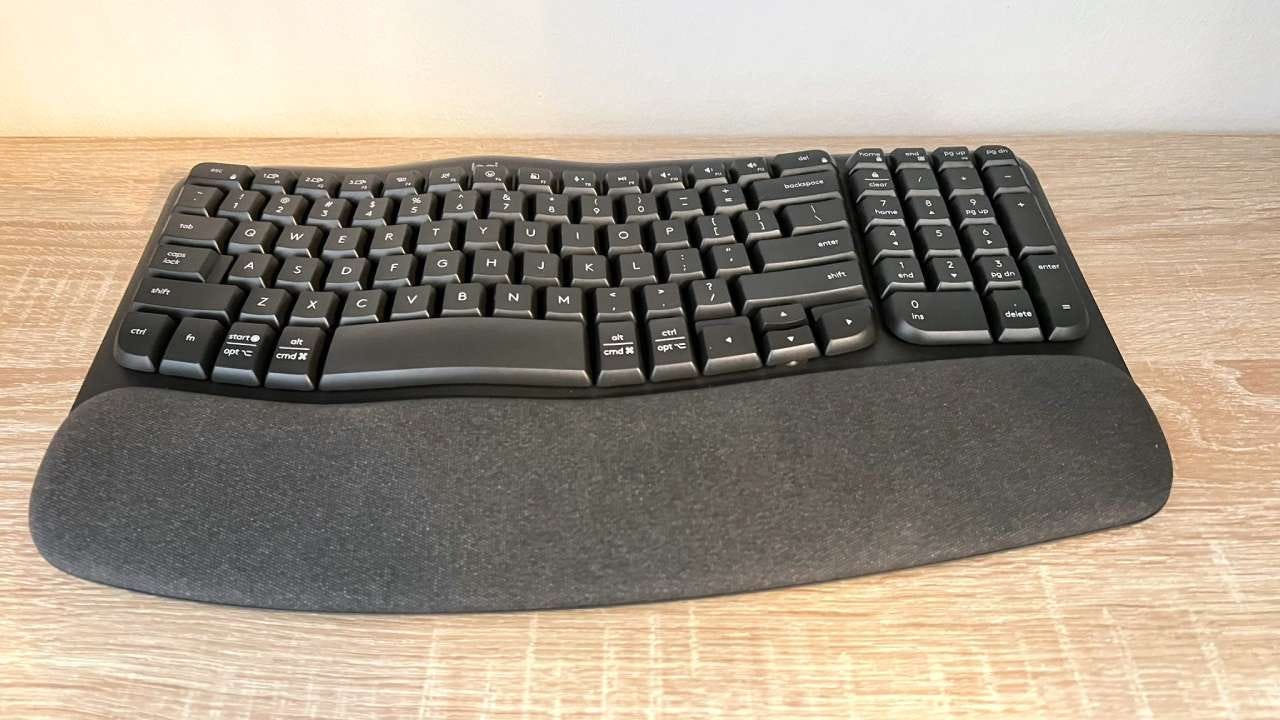 Logitech Wave Keys review: a new ergonomic champion that's a pleasure ...
