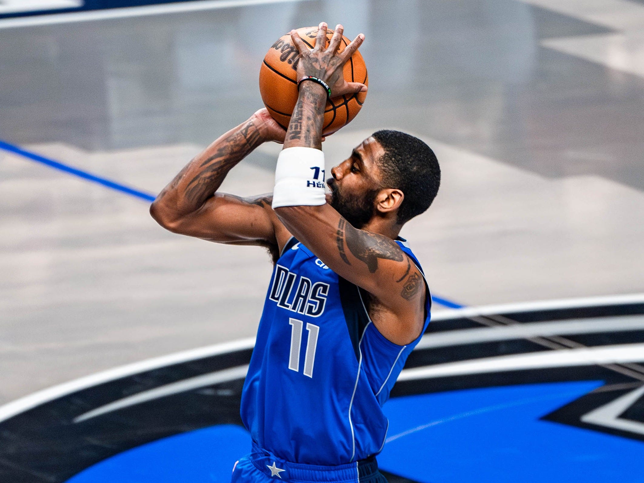 Kyrie Irving Details Managing Back Injury After Leading Mavericks Past ...