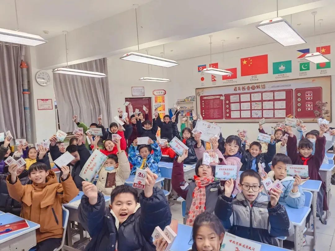 Week #38: China’s new favourite game 🃏, fashion concept stores bite the dust 👚, angry cat lovers ...