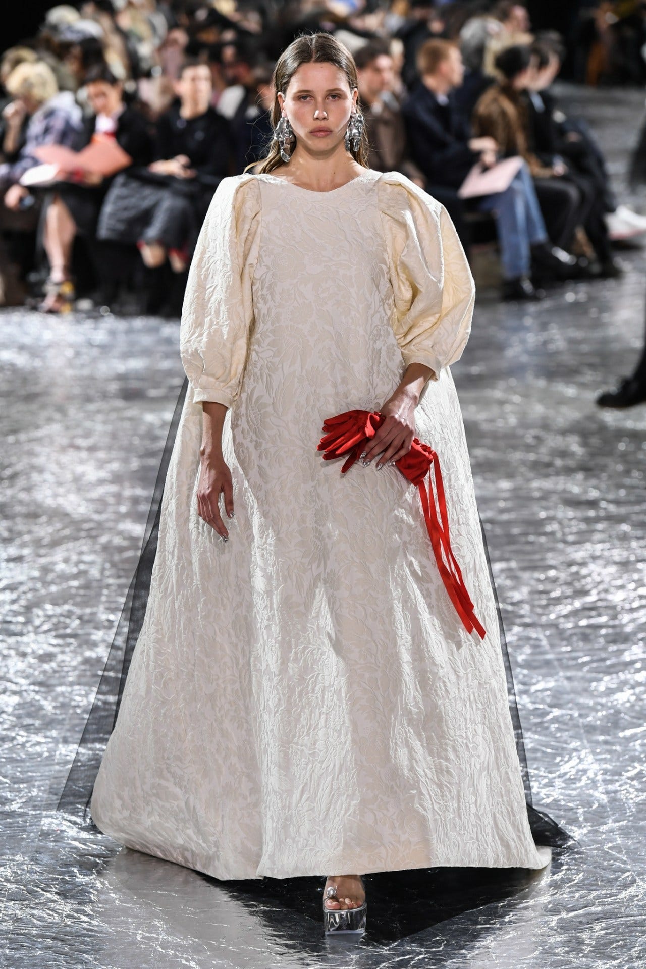 on crying - by Elodie Saint-Louis - Permanent Daydream