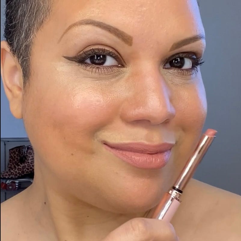 7 Tips and Tricks to Perfect Your Winged Eyeliner Look