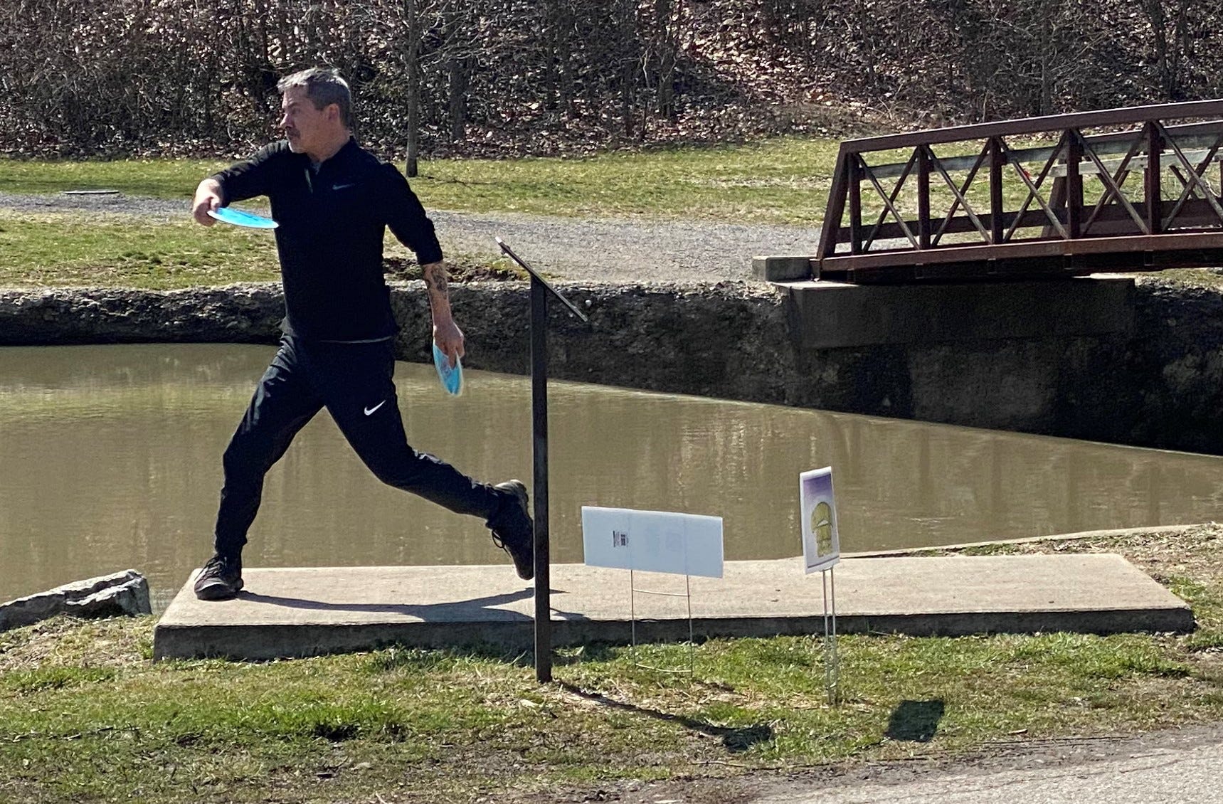 Pro disc golfers sail into Kokomo - by Edwin Faunce