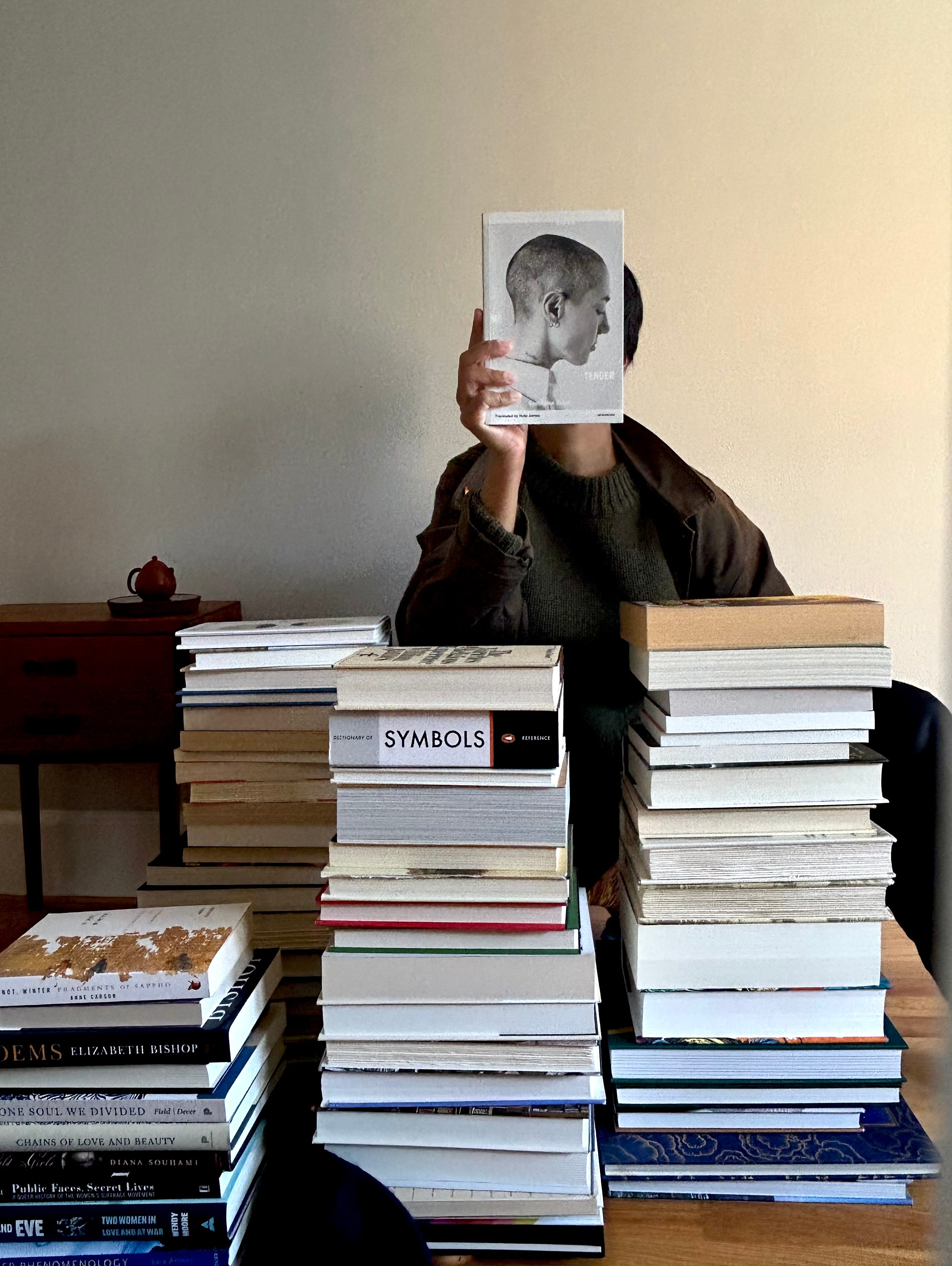 Love Me Tender, by Constance Debré - by 𝙅𝙤 ⚢📖🏳️‍🌈