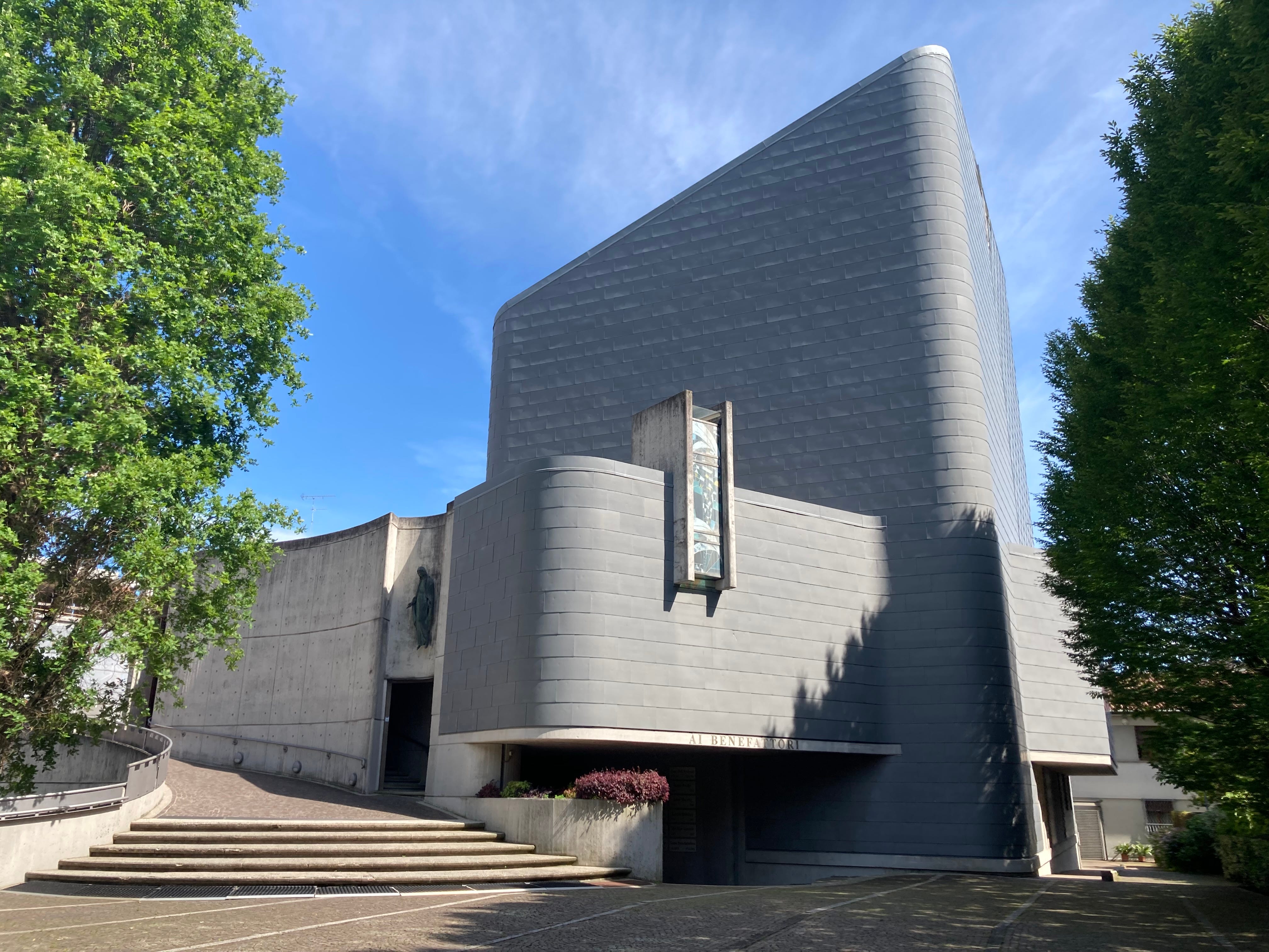 Benedetti mosaici: La chiesa italiana celebra il gesuita abusatore