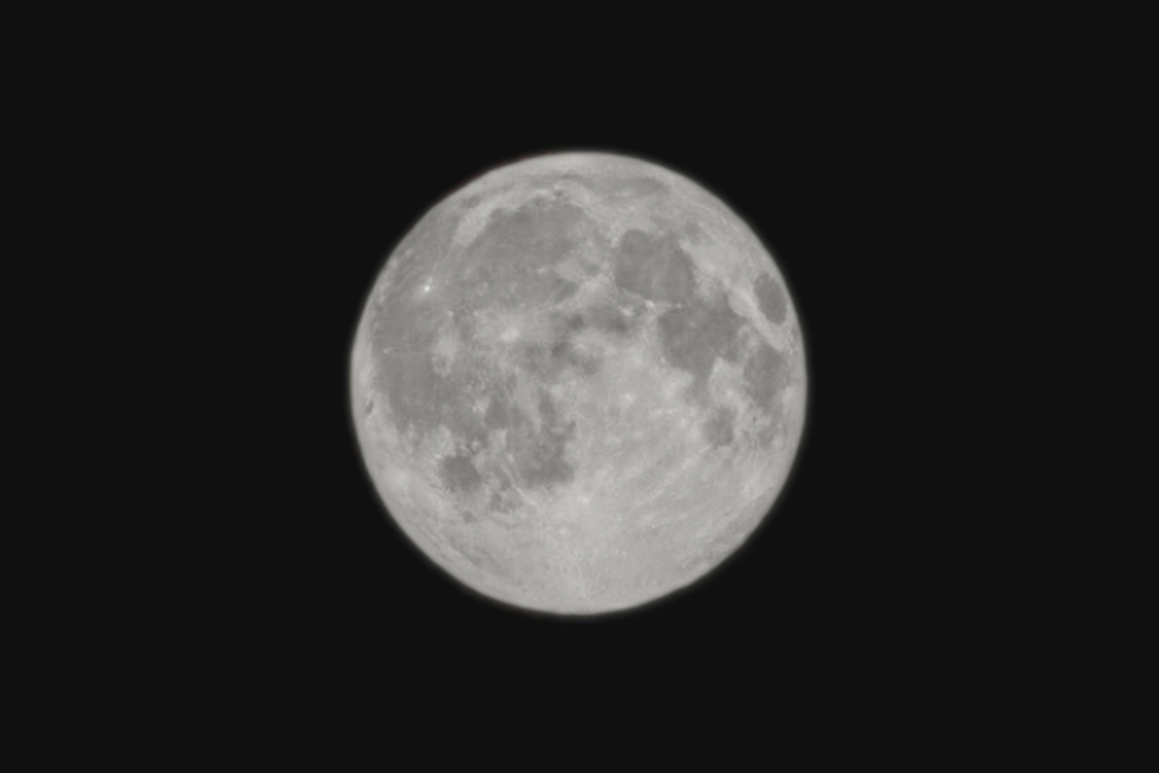 Samsung's 'fake' moon shots - by Sam Byford - Multicore