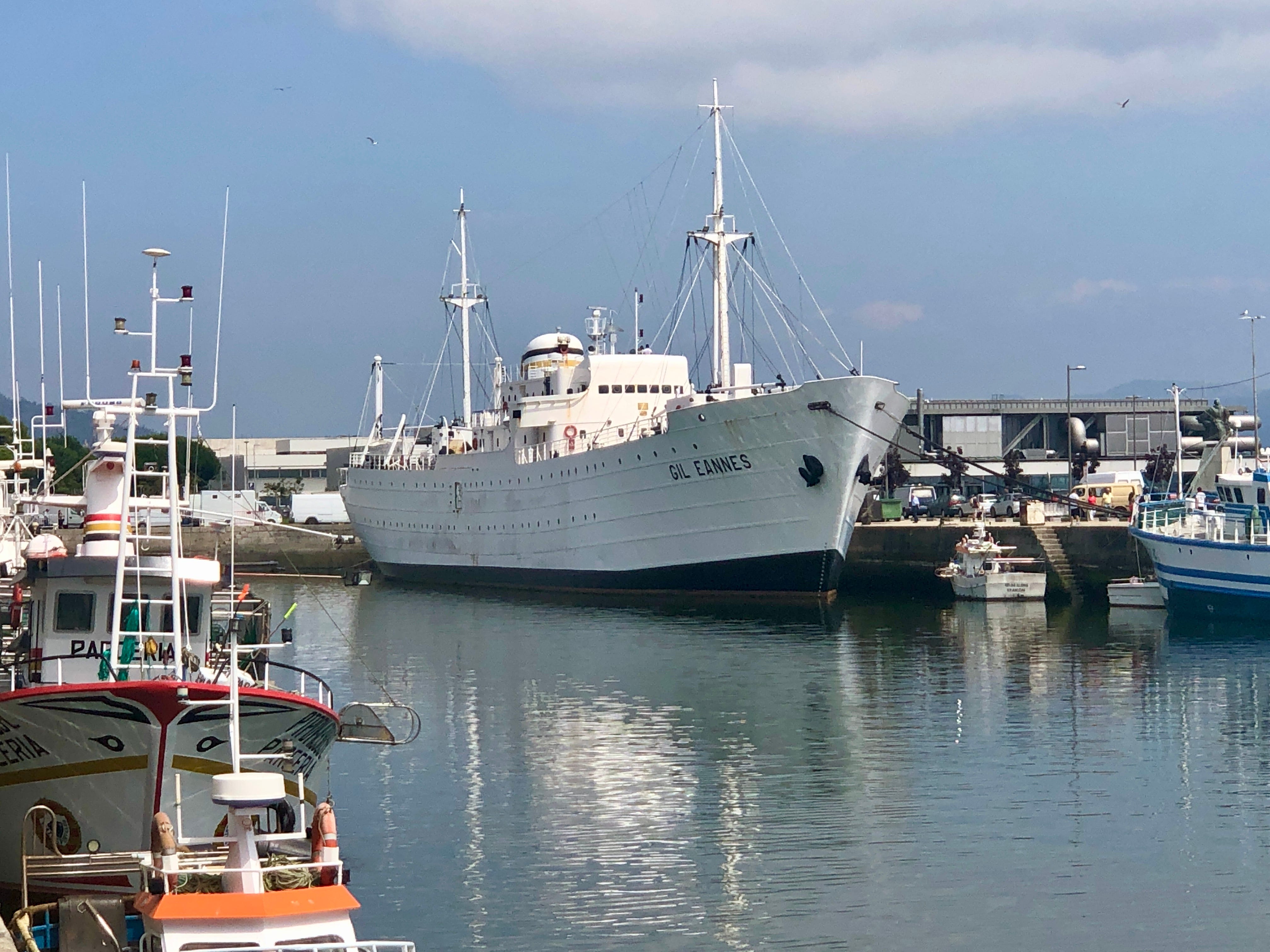 Le navire-hôpital Gil Eannes - by Fabrice