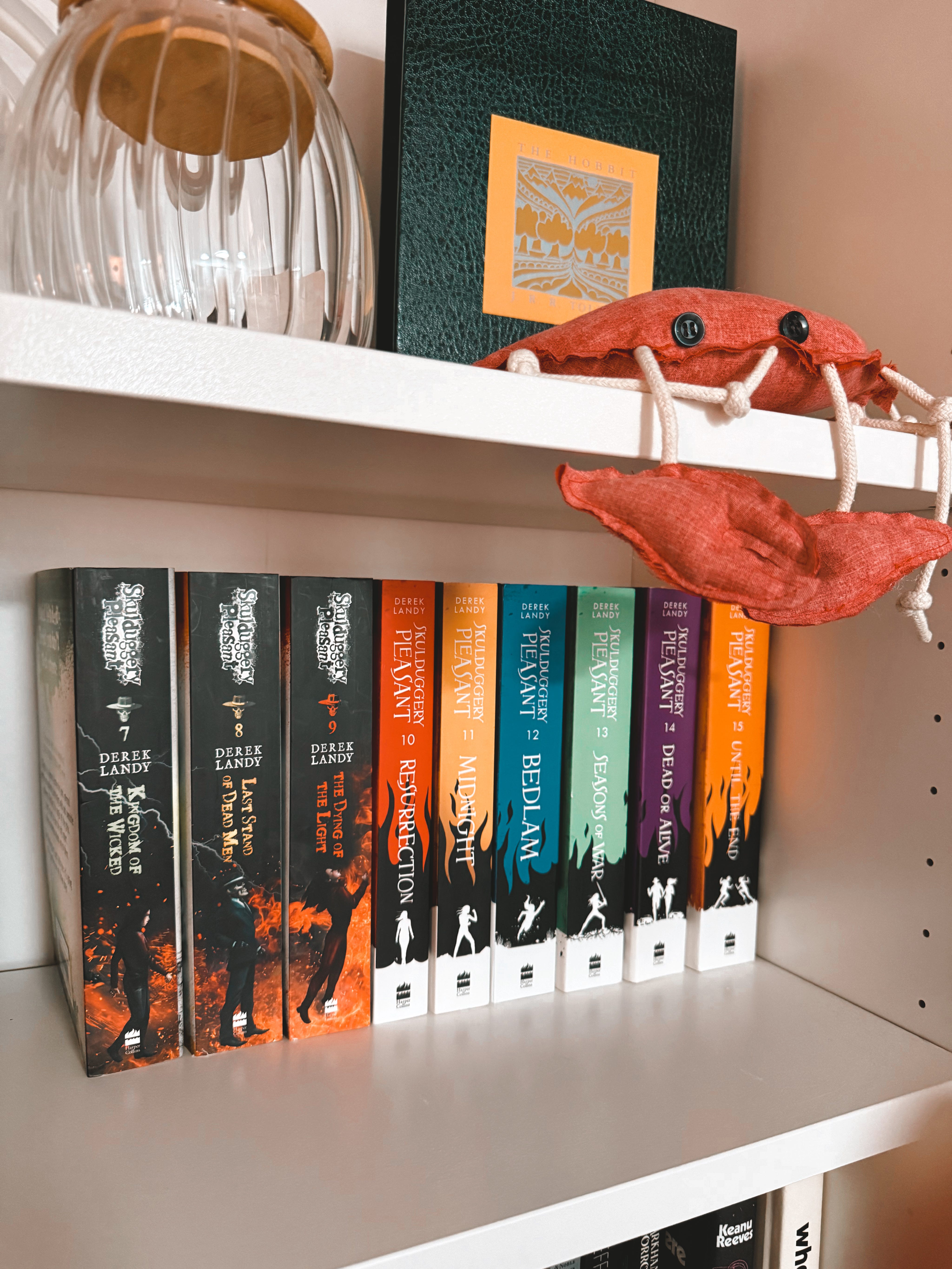 Book Review: Skulduggery Pleasant By Derek Landy
