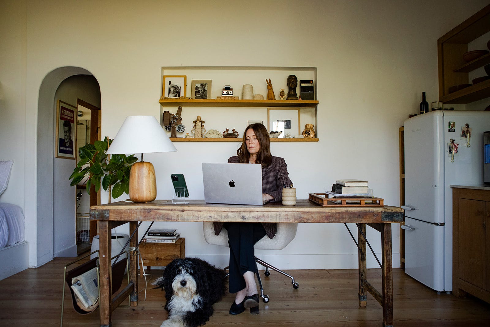 MAINSTREAM CAUGHT ON - by Jessica Reed Kraus