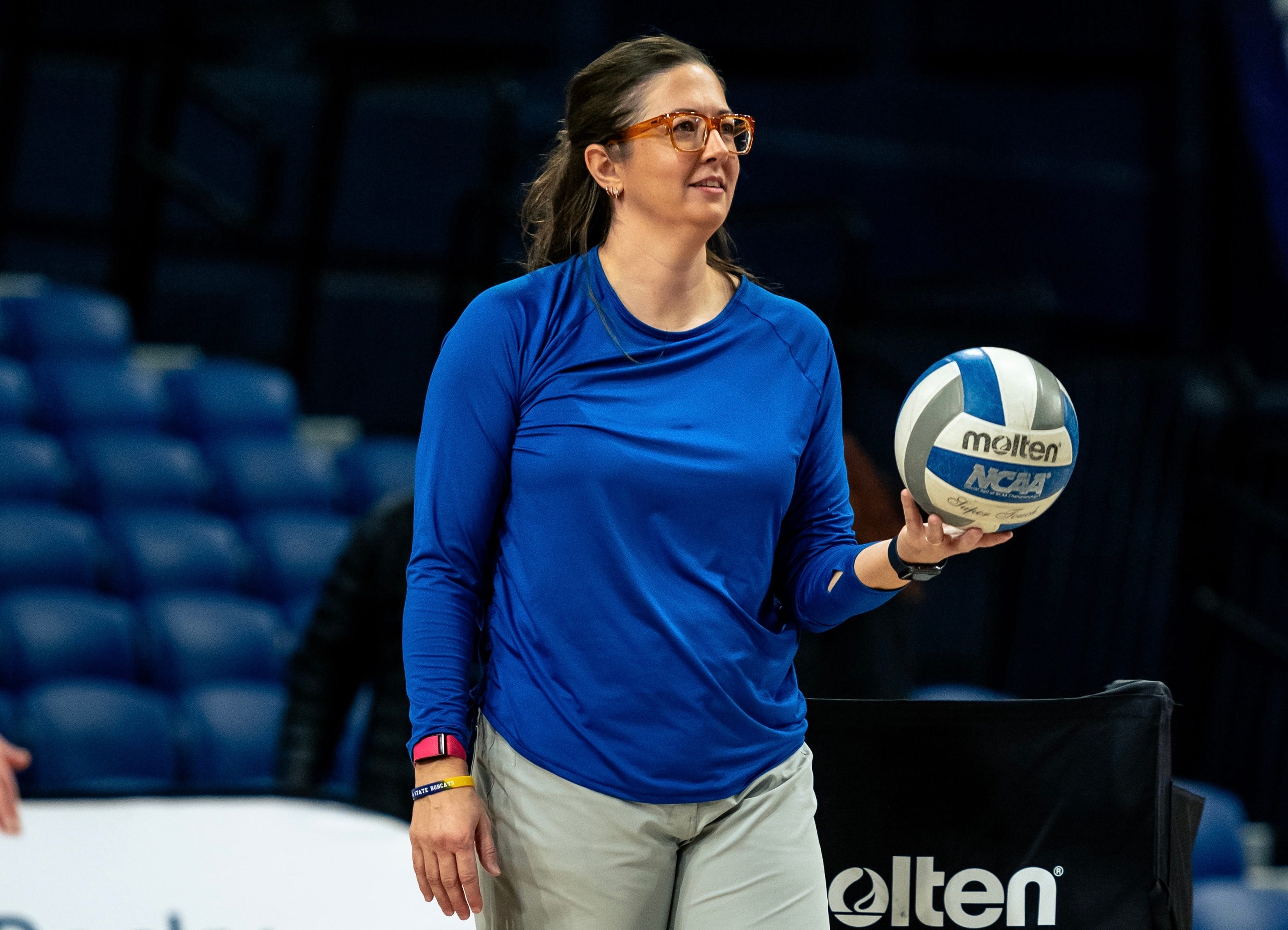 One Player at a Time - Jen Houk - by Eduardo Fiallos