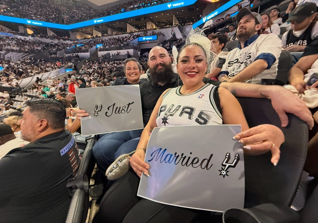 'I Do' at Frost Bank Center: Spurs Fans Get Married During Halftime ...