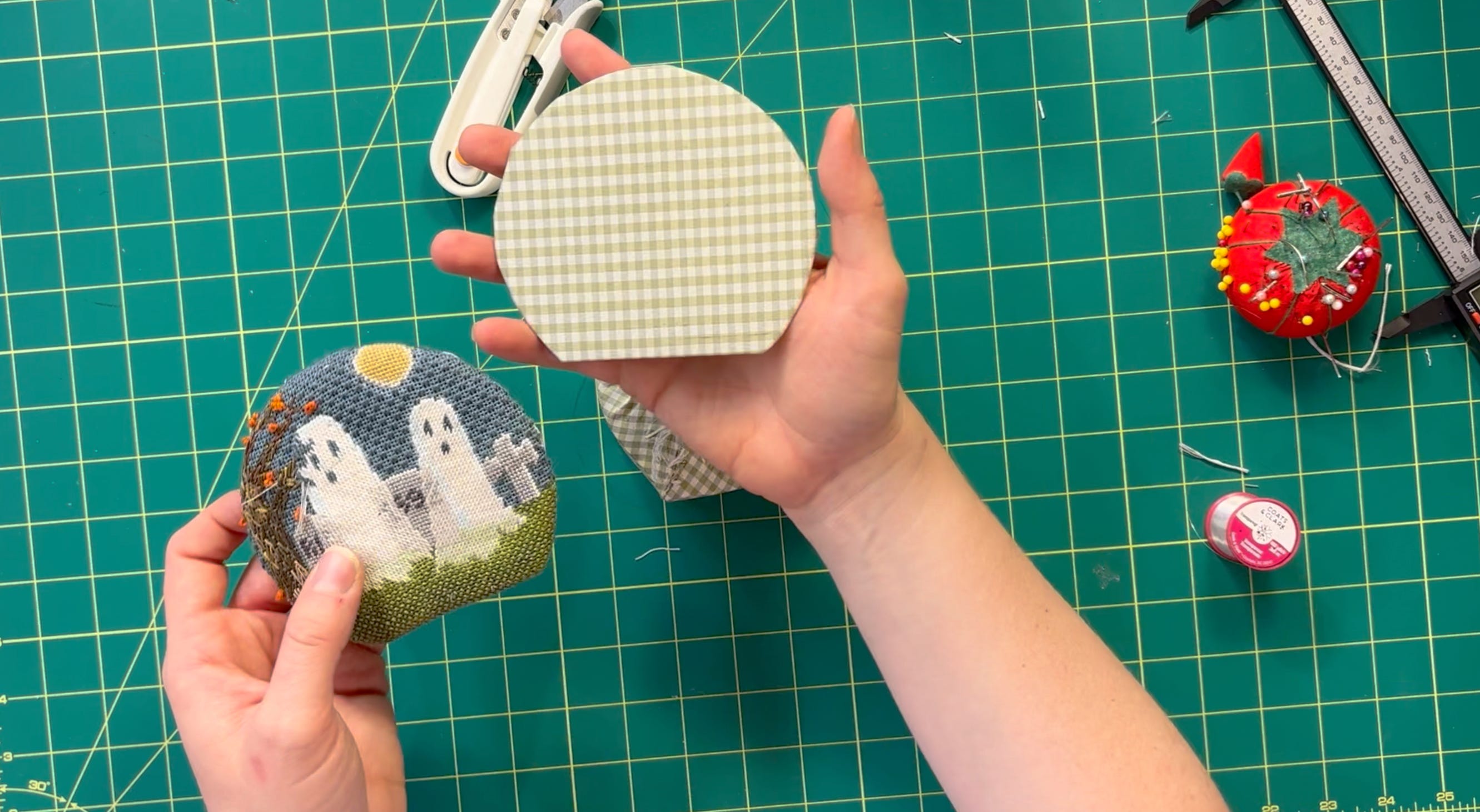 How to finish a needlepoint 3D gusseted stand up