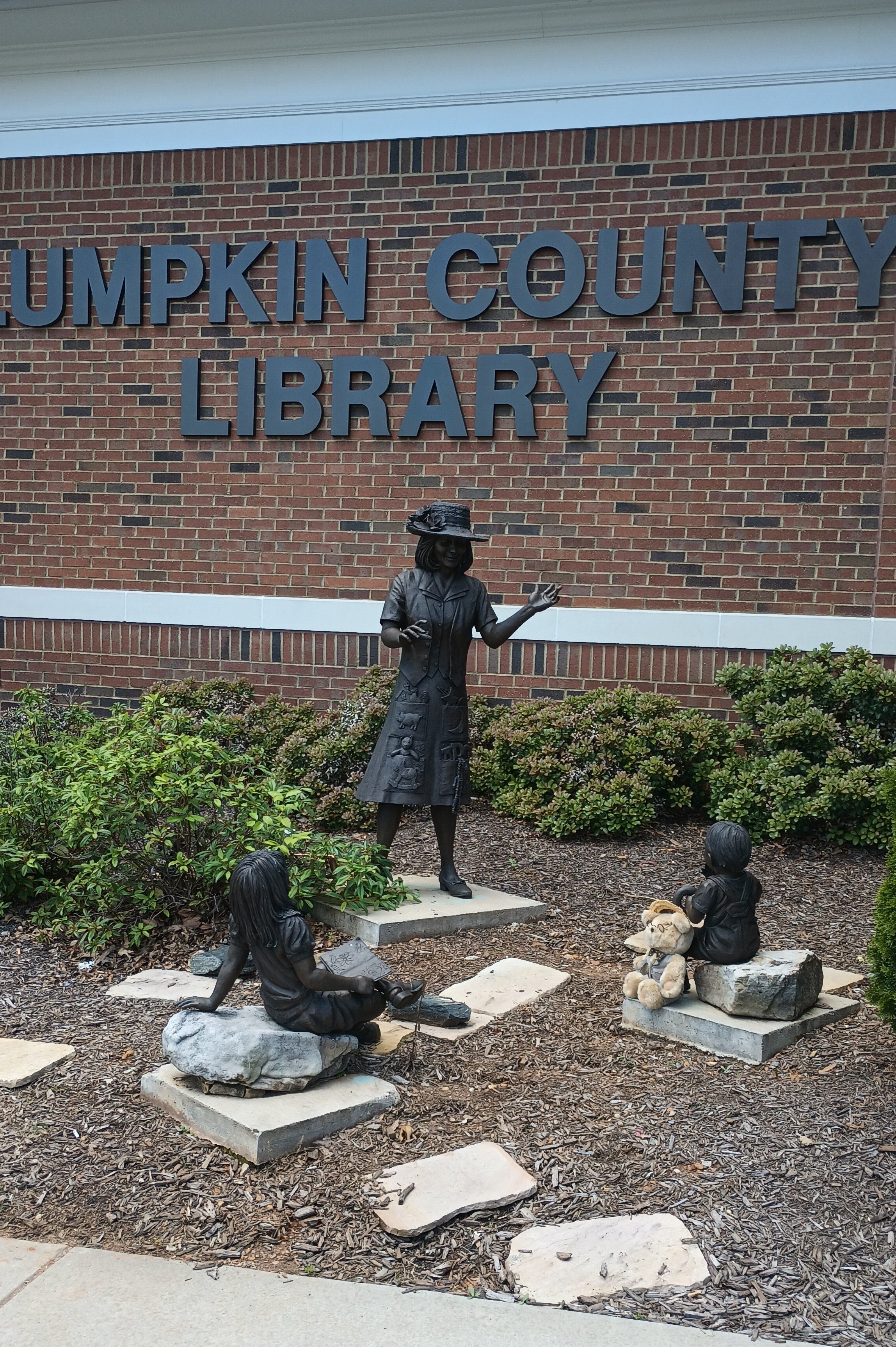 I visited a library! - LibraryDoctor Substack