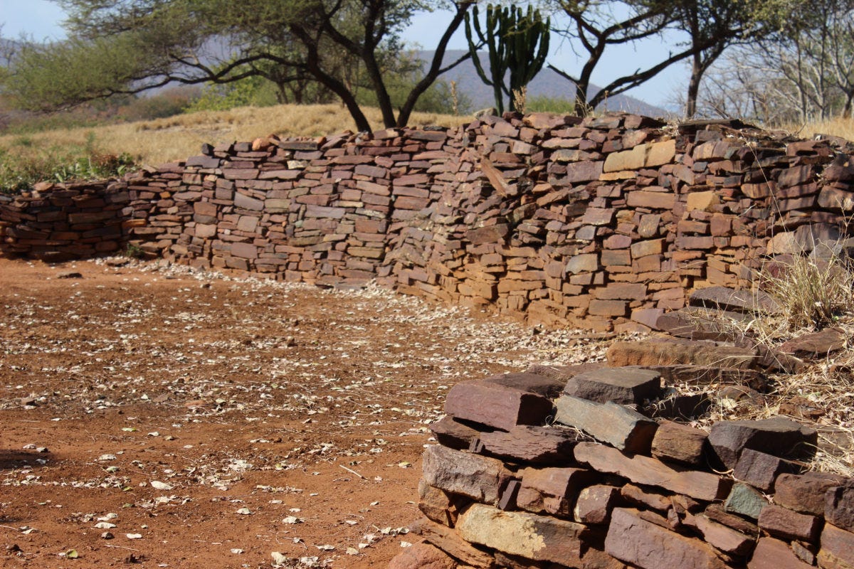 The stone ruins of South Africa: a history of Mapungubwe, Thulamela and ...