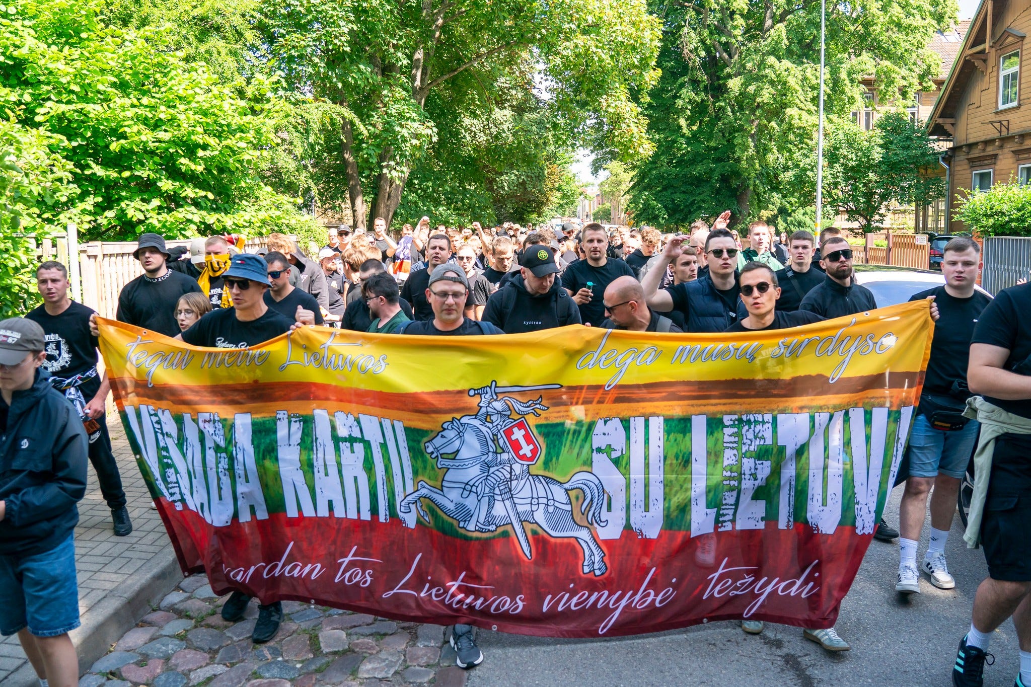 Ingvaras Butautas ir Lietuvos rinktinės fanai Liepojoje