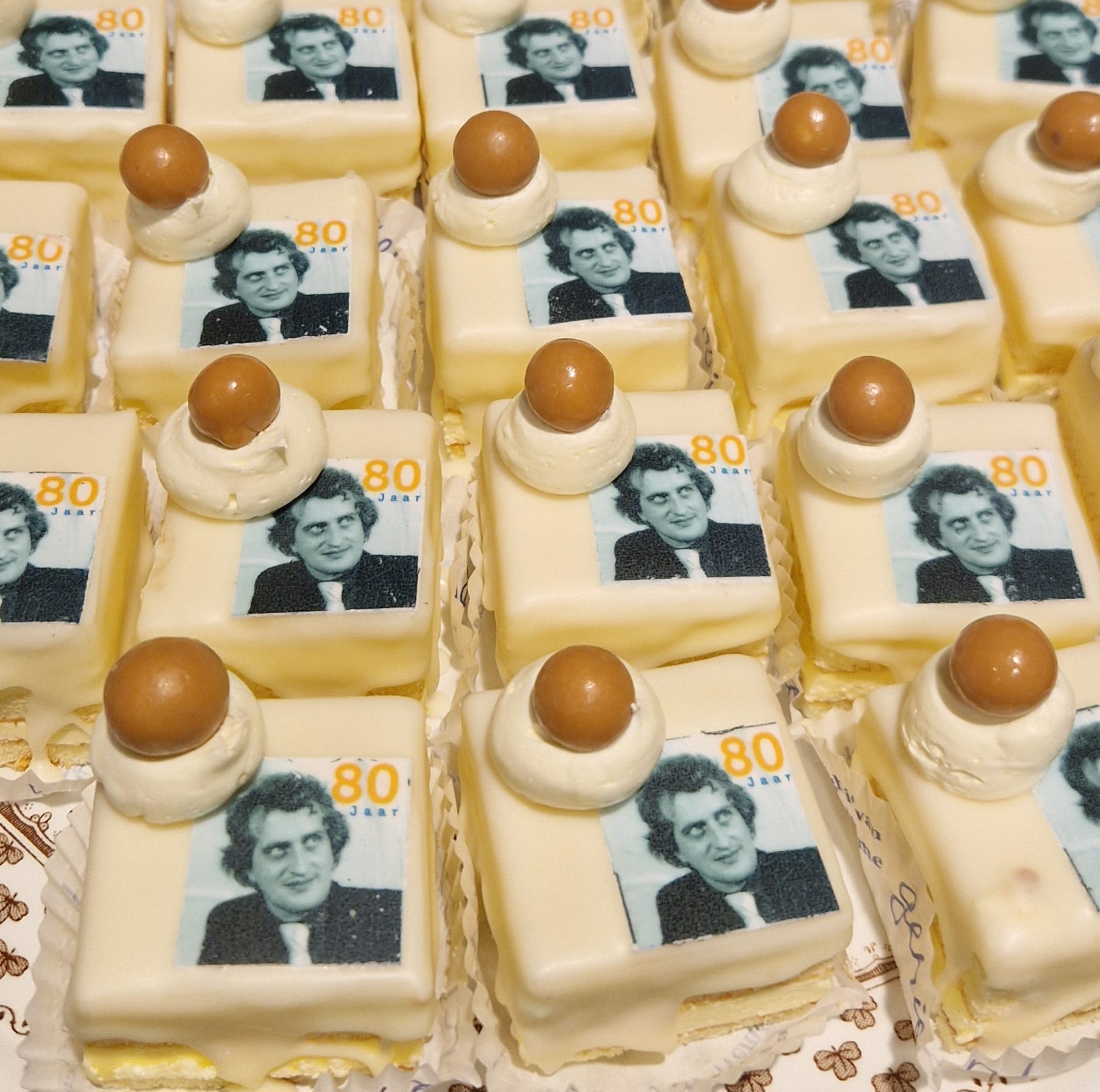 Hoera! Gerrit Komrij wordt 80! - by Arthur van Amerongen