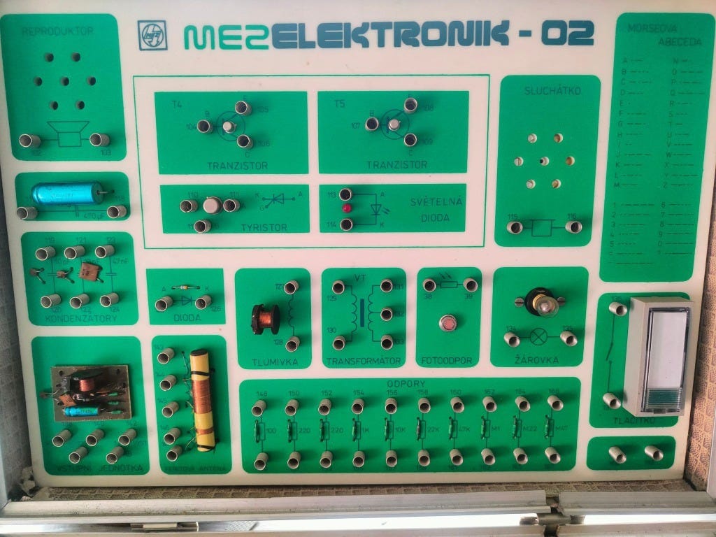 Goodbye, real electronic lab kits? - lcamtuf’s thing