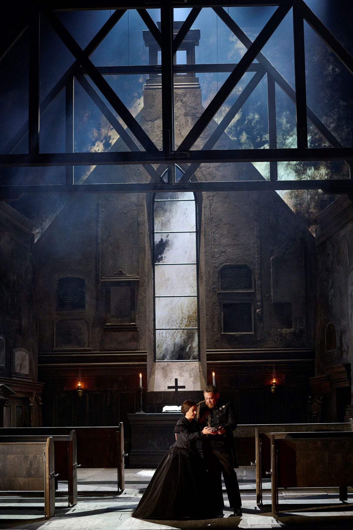 Dark arts: Macbeth opens at the COC - by Lydia Perovic