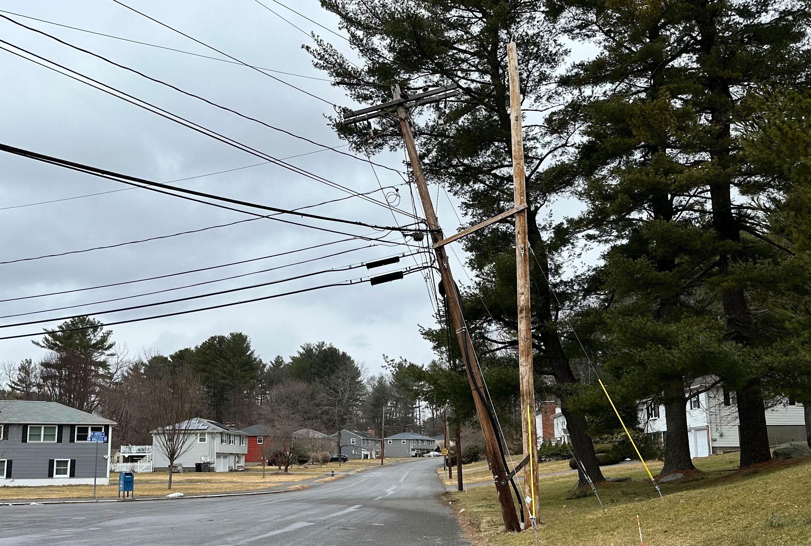 🔨 Is there a double pole in your neighborhood?