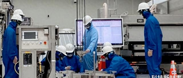 The country's first domestic lithography machine was delivered, and a ...