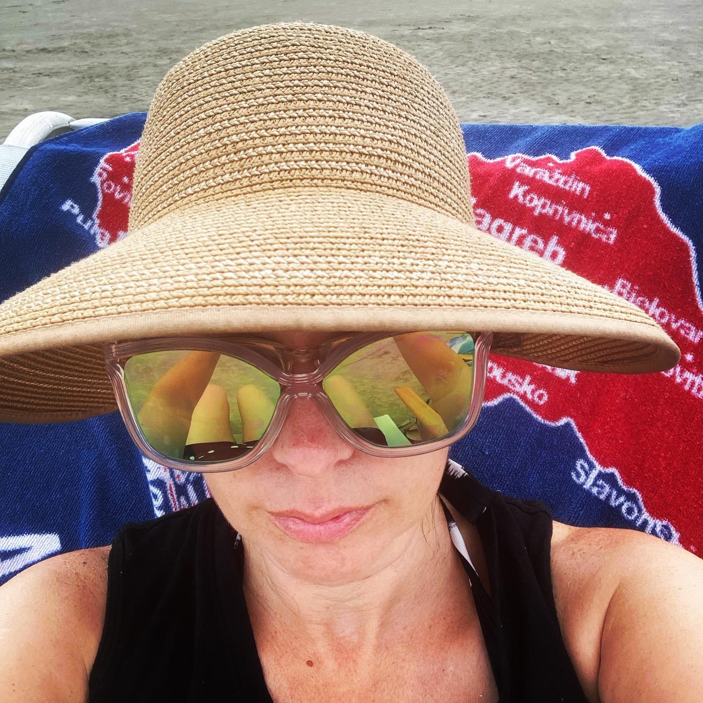 Podcast Short: Anne Reads a Comment - by Anne Kennedy