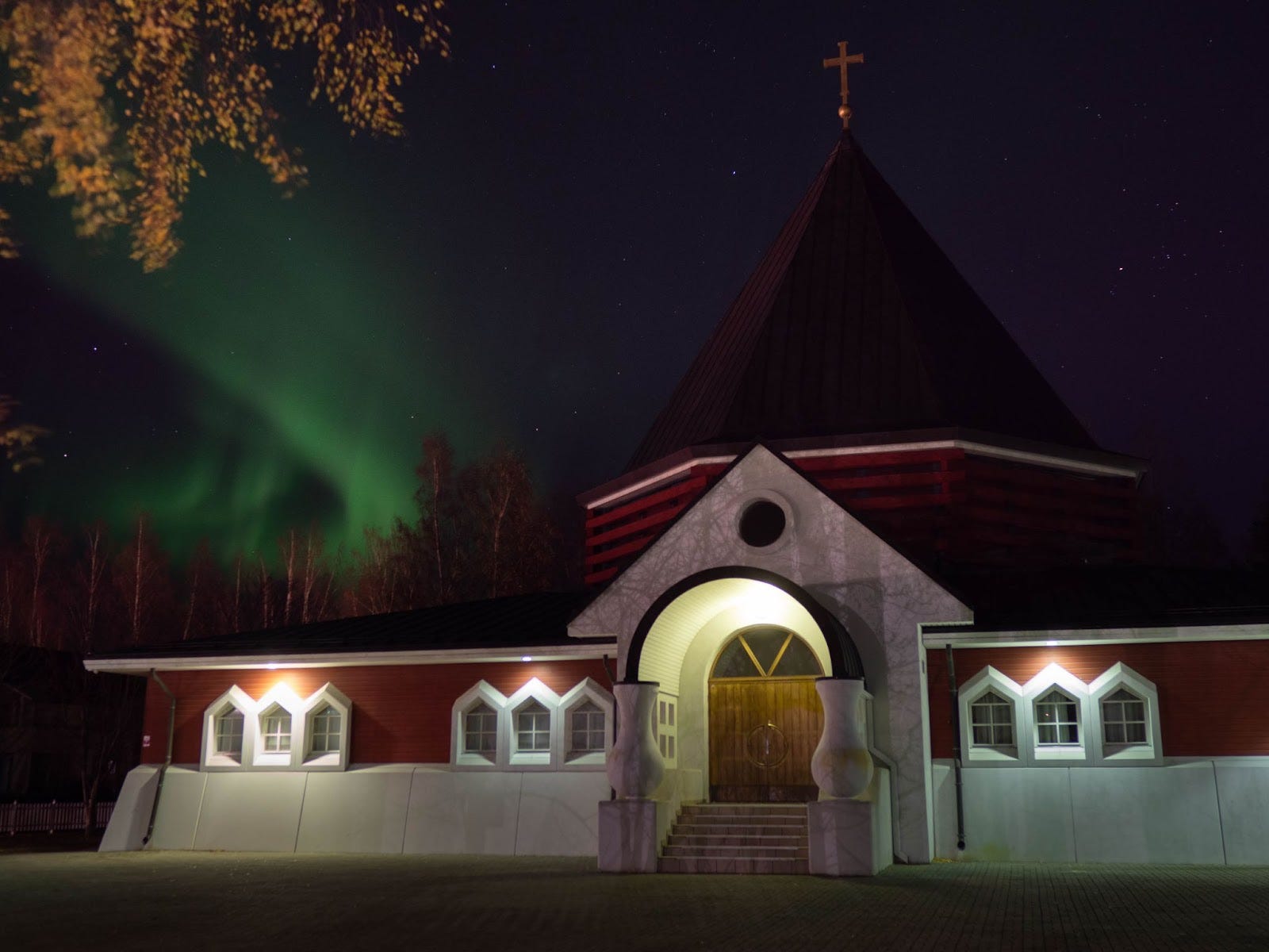 The parish at the top of the world - by Edgar Beltrán