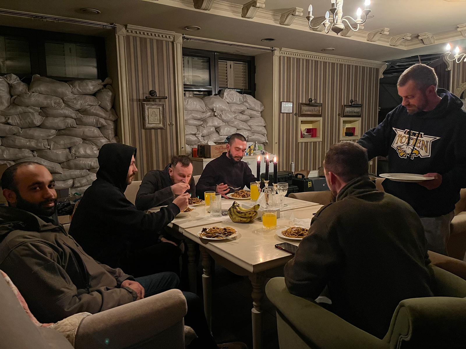 Hunger on the frontlines: how soldiers eat in the trenches; Tim ...