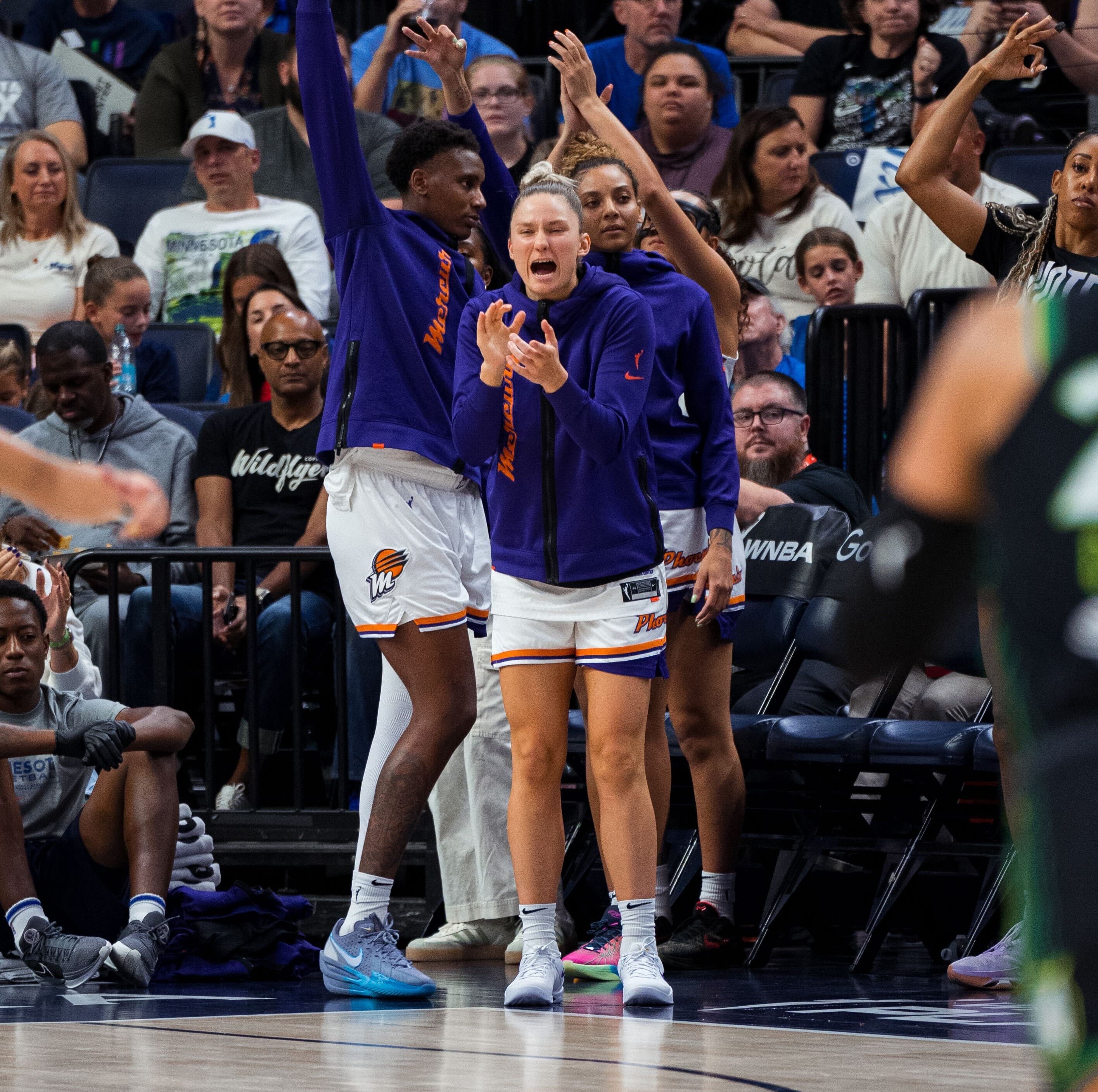 Phoenix Mercury and Amy Atwell agree to training camp deal