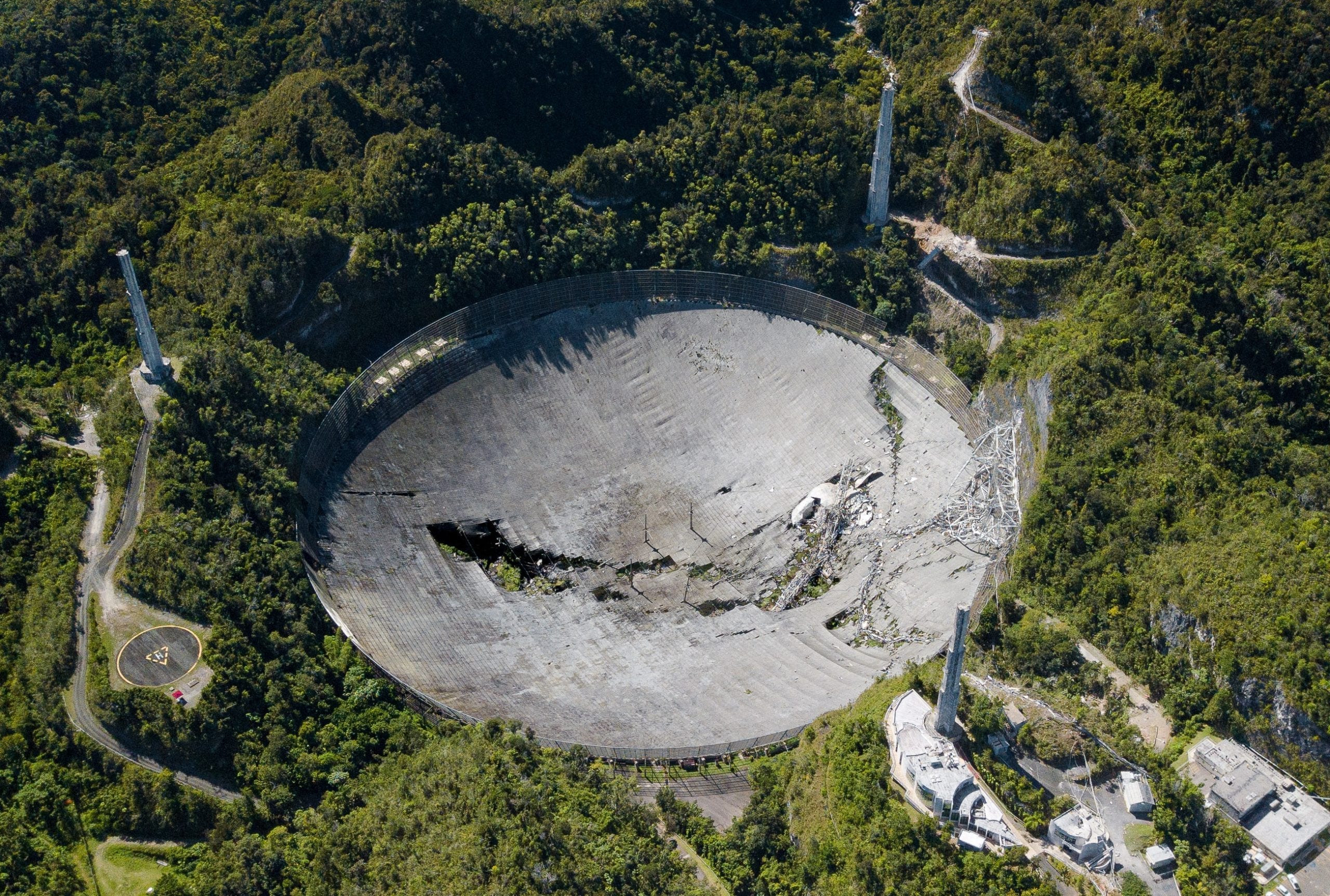 Report on why the Aricebo Observatory's 305-meter telescope collapsed