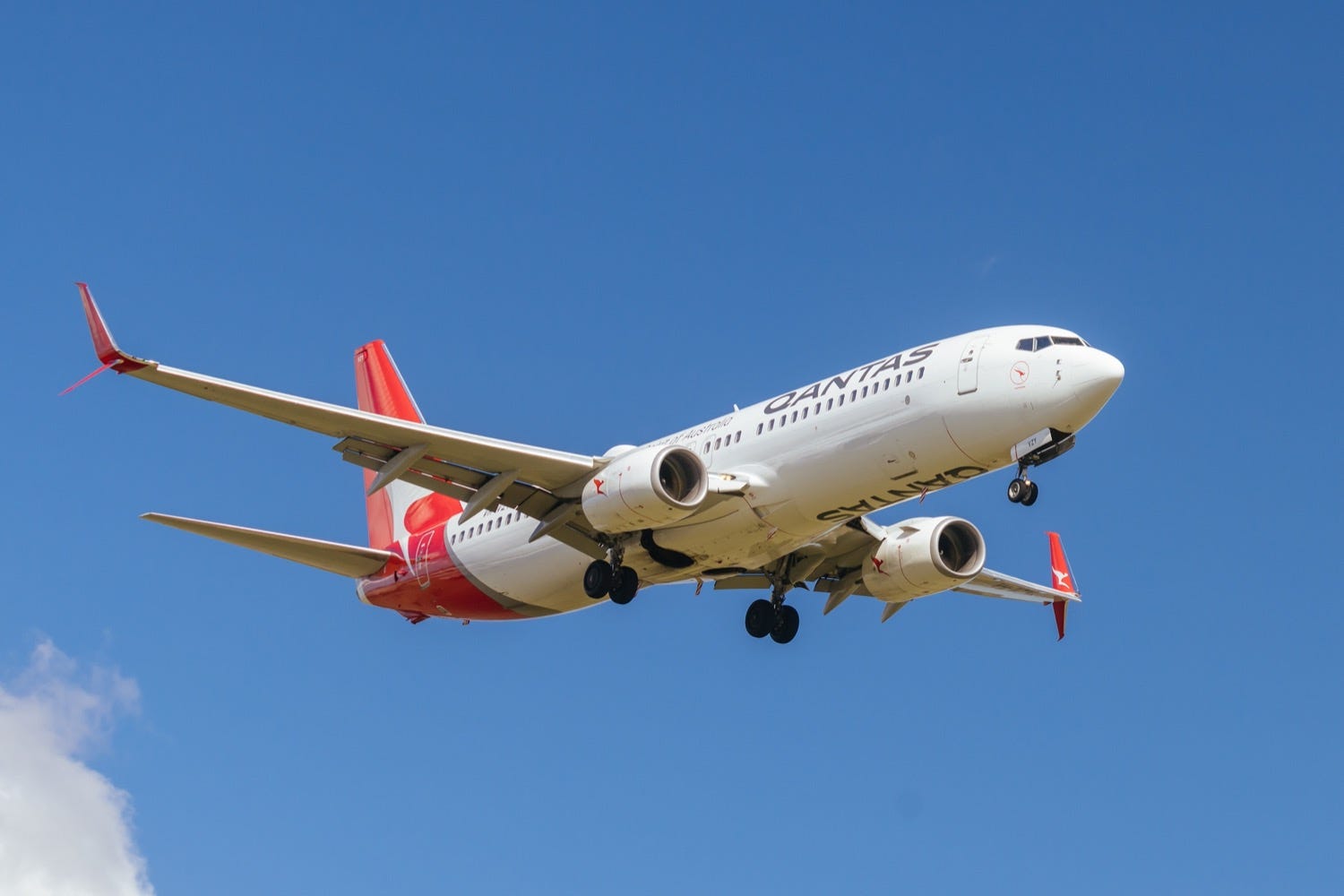 Qantas jet flies for months with massive tool stuck in engine, and ...