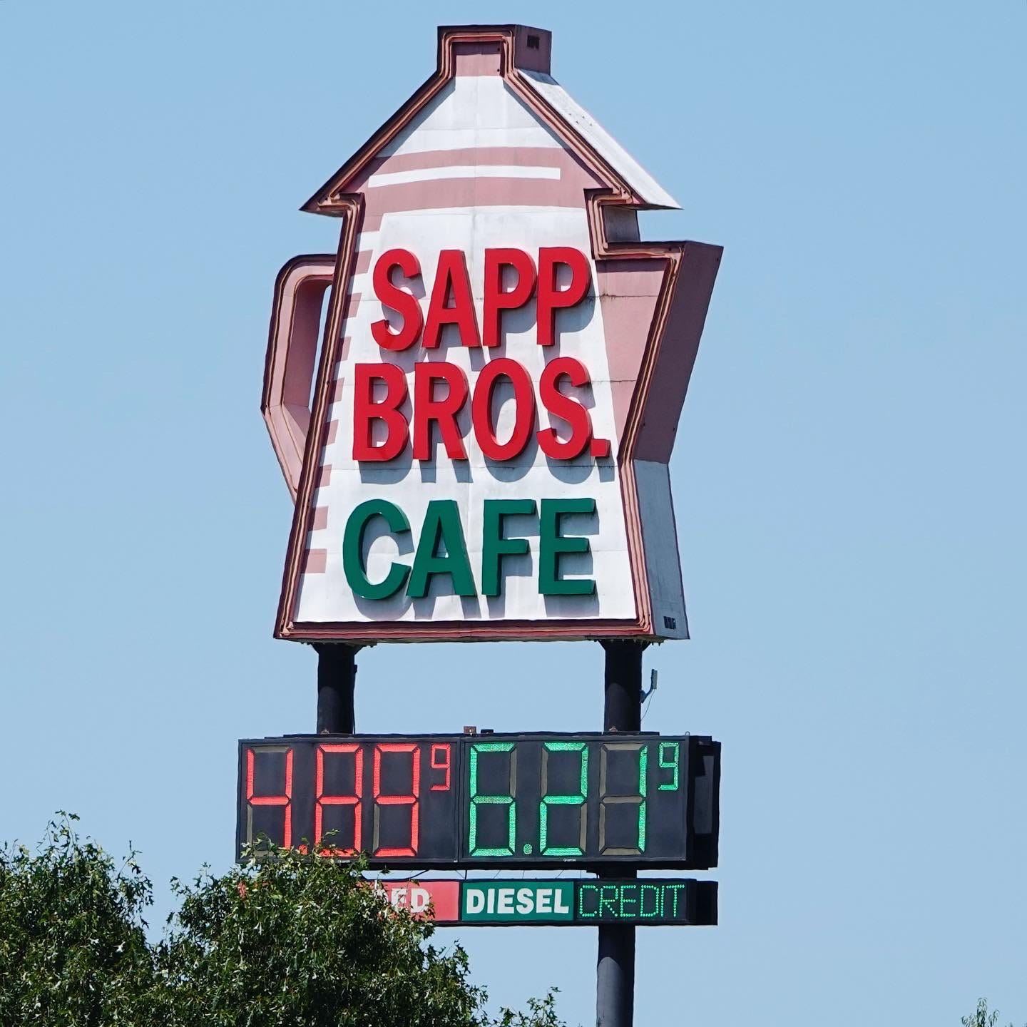 Of roadside coffee pots, cups and shops: Here's a perky post for ...