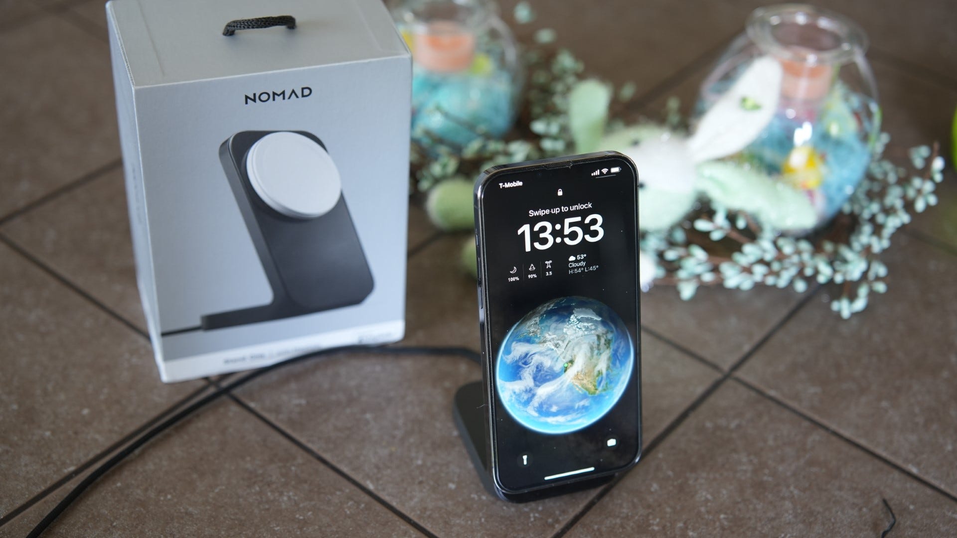 Nomad Stand One review: Elegant, angled, MagSafe fast charging
