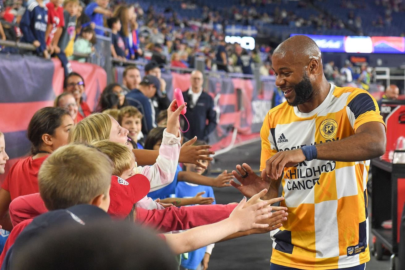 Andrew Farrell signs contract extension - by Sam Minton