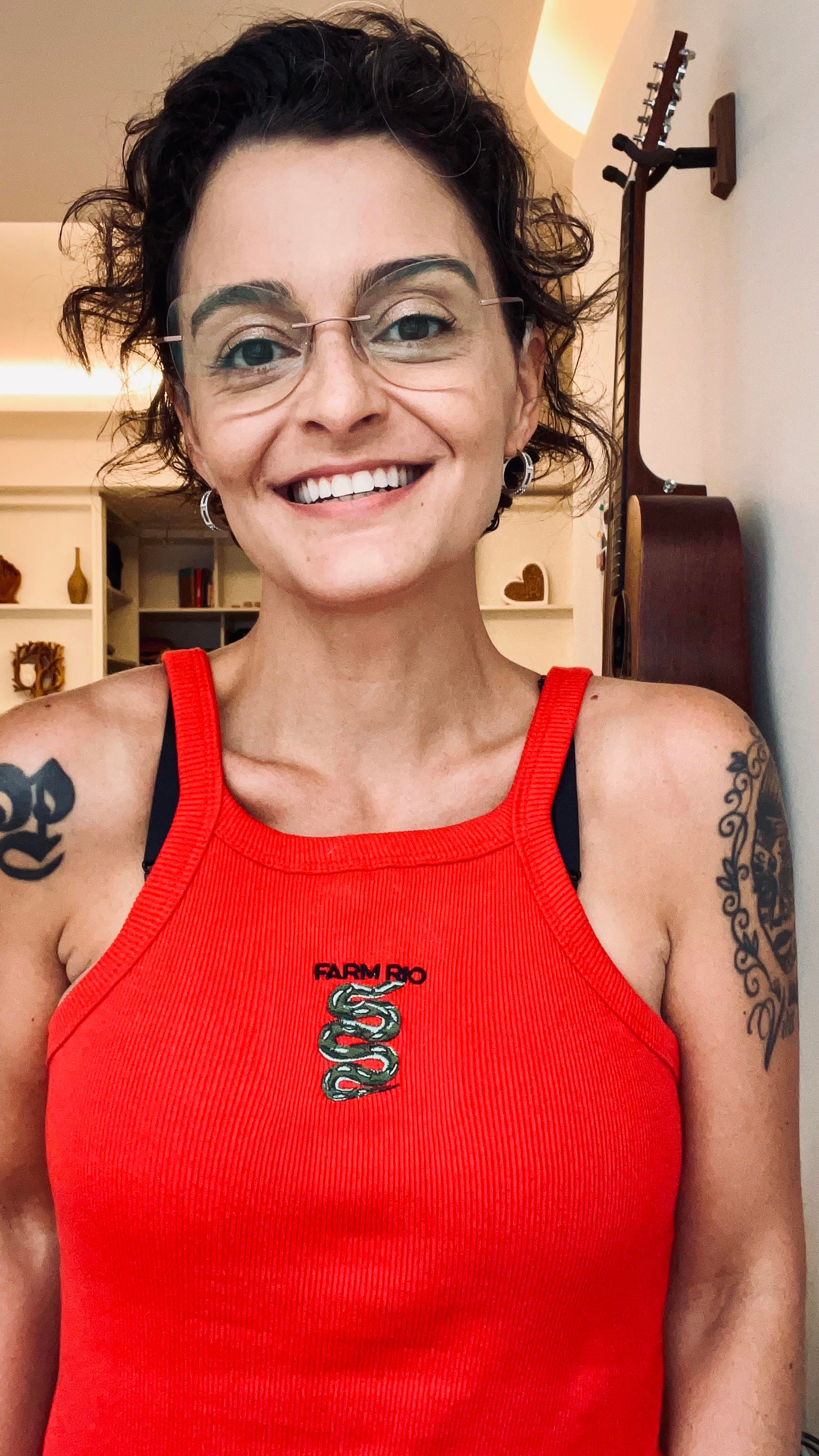 Diário da SURDEZ: Chute na bunda - by Paula Pfeifer