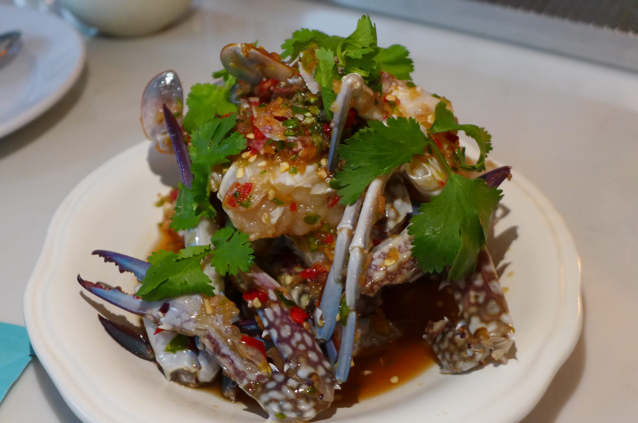 Raw Crab Grabs the Spotlight at the New Fish Cheeks