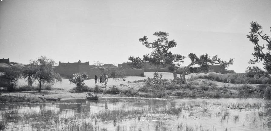 A complete history of the old city of Gao ca. 700-1898.