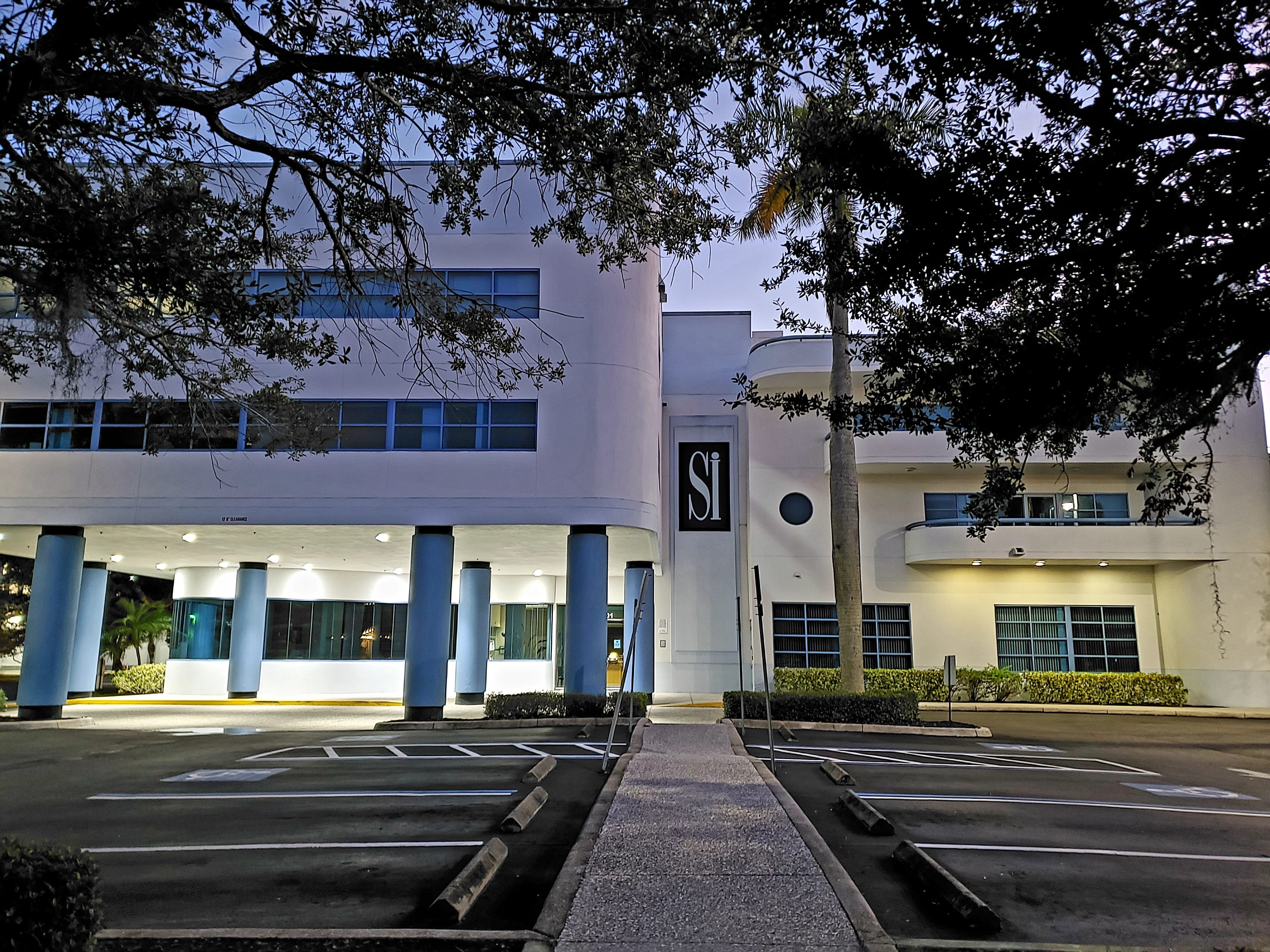 Save Your Thyroid in Sarasota: Comprehensive Thyroid Care Under One Roof