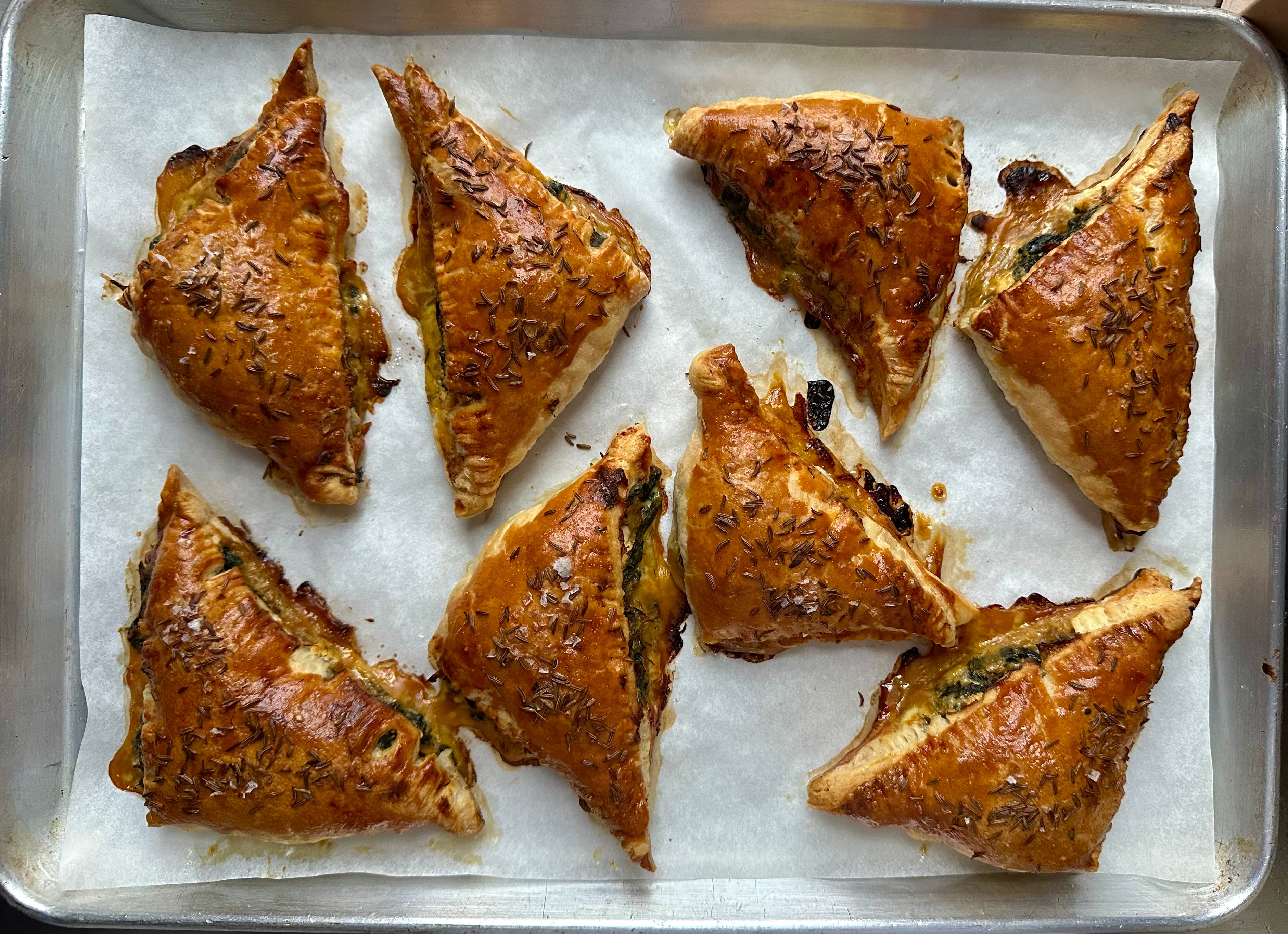 Hand-pies - by Clare de Boer - The Best Bit