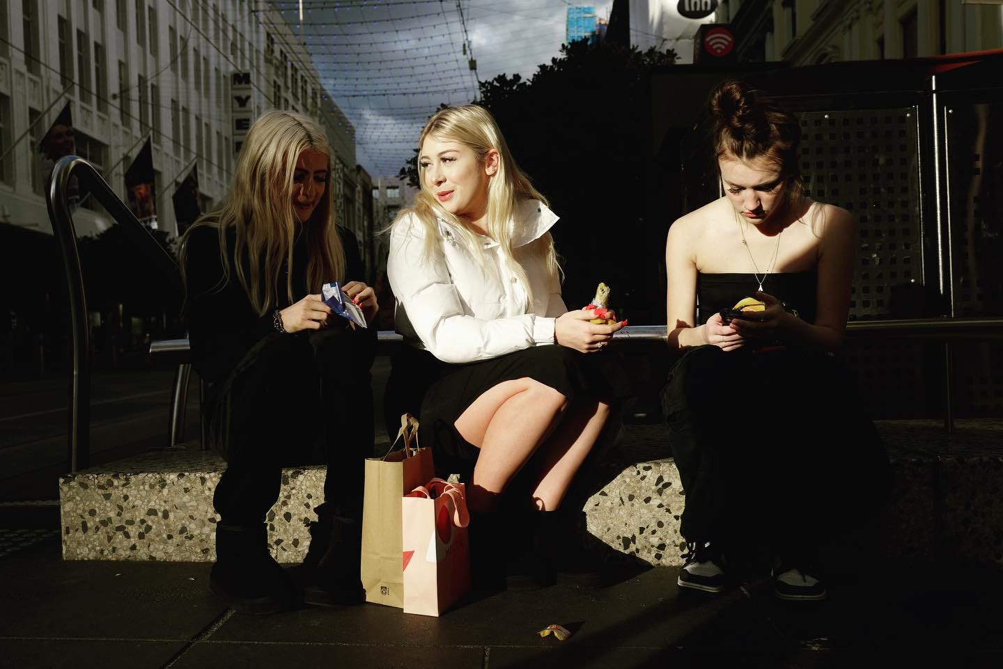 Weekly curated: cities and solitude - by Lola Villa