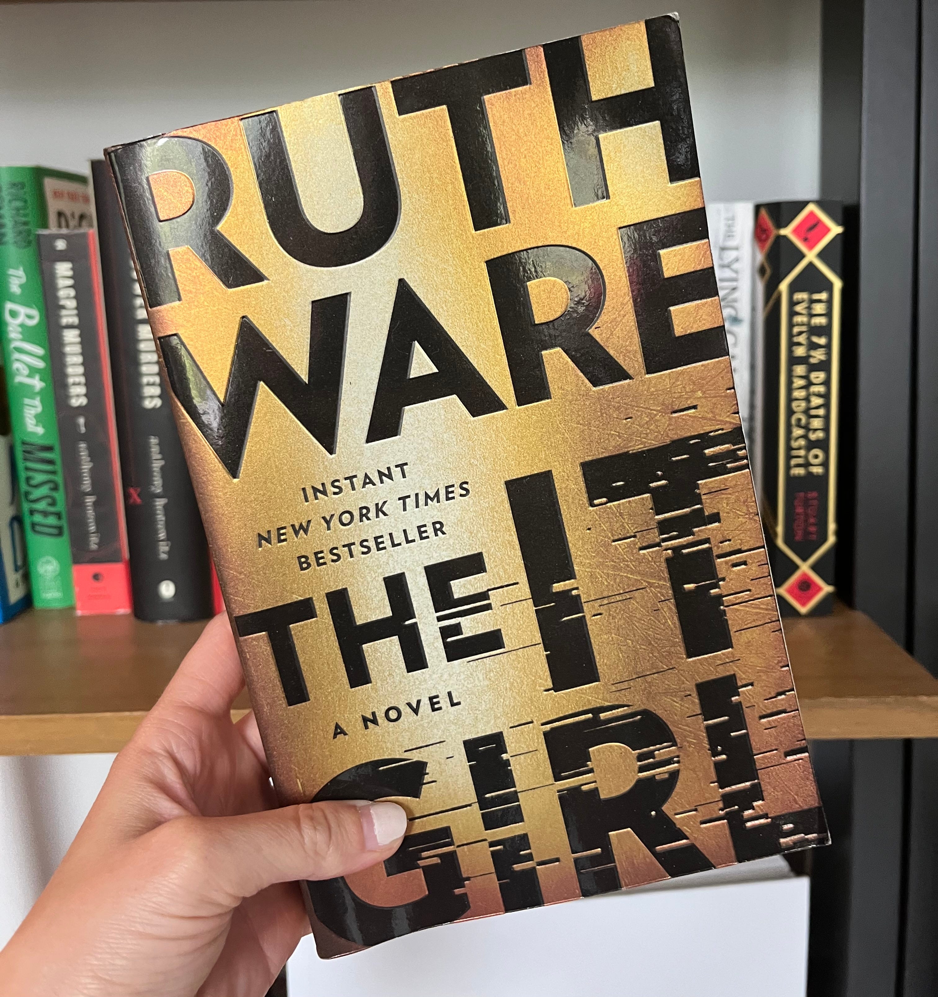 Book Review: The It Girl - Bella By The Book