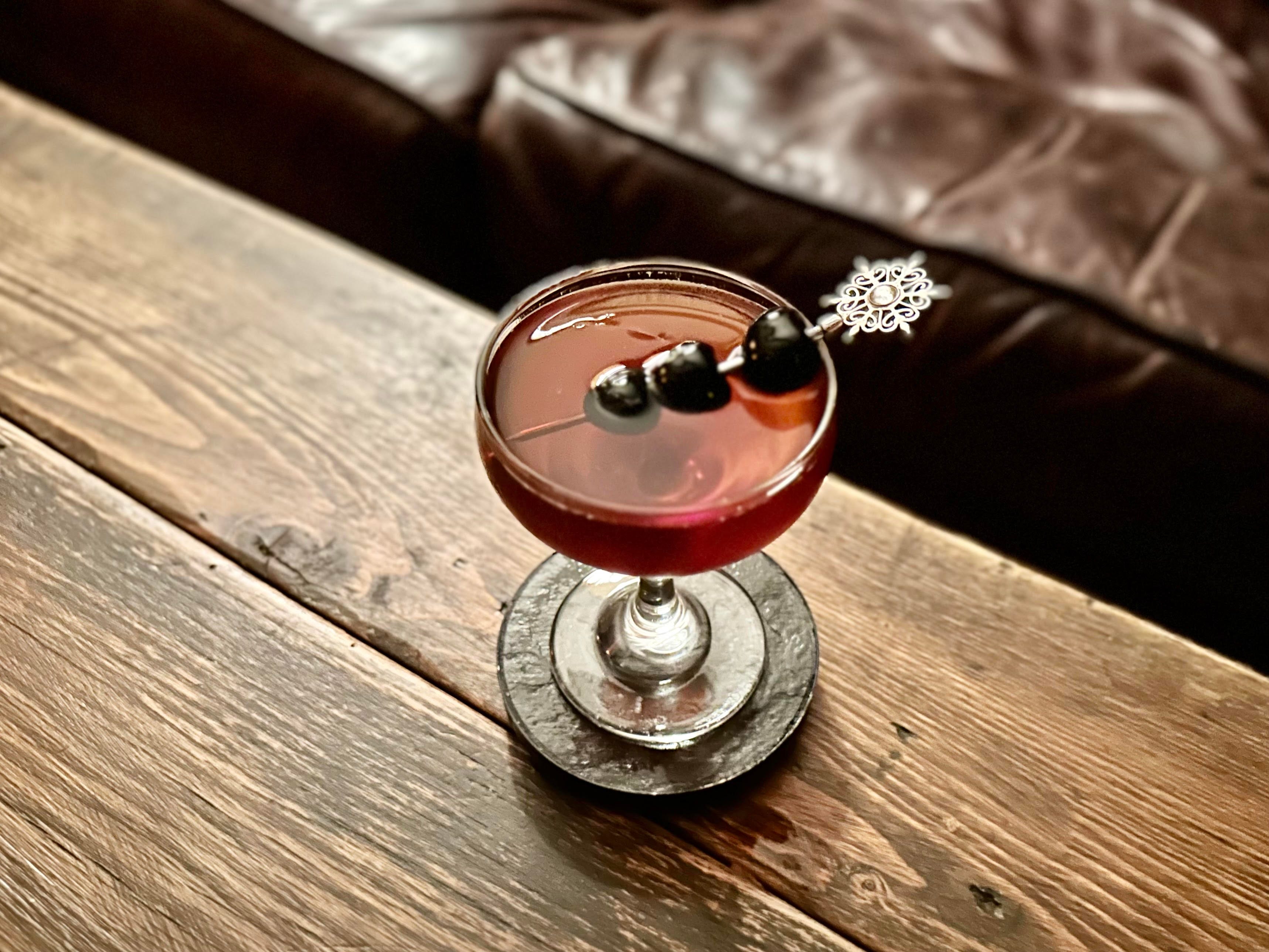 The Rob Roy and the Pleasure of Cheap, Delicious, Blended Scotch