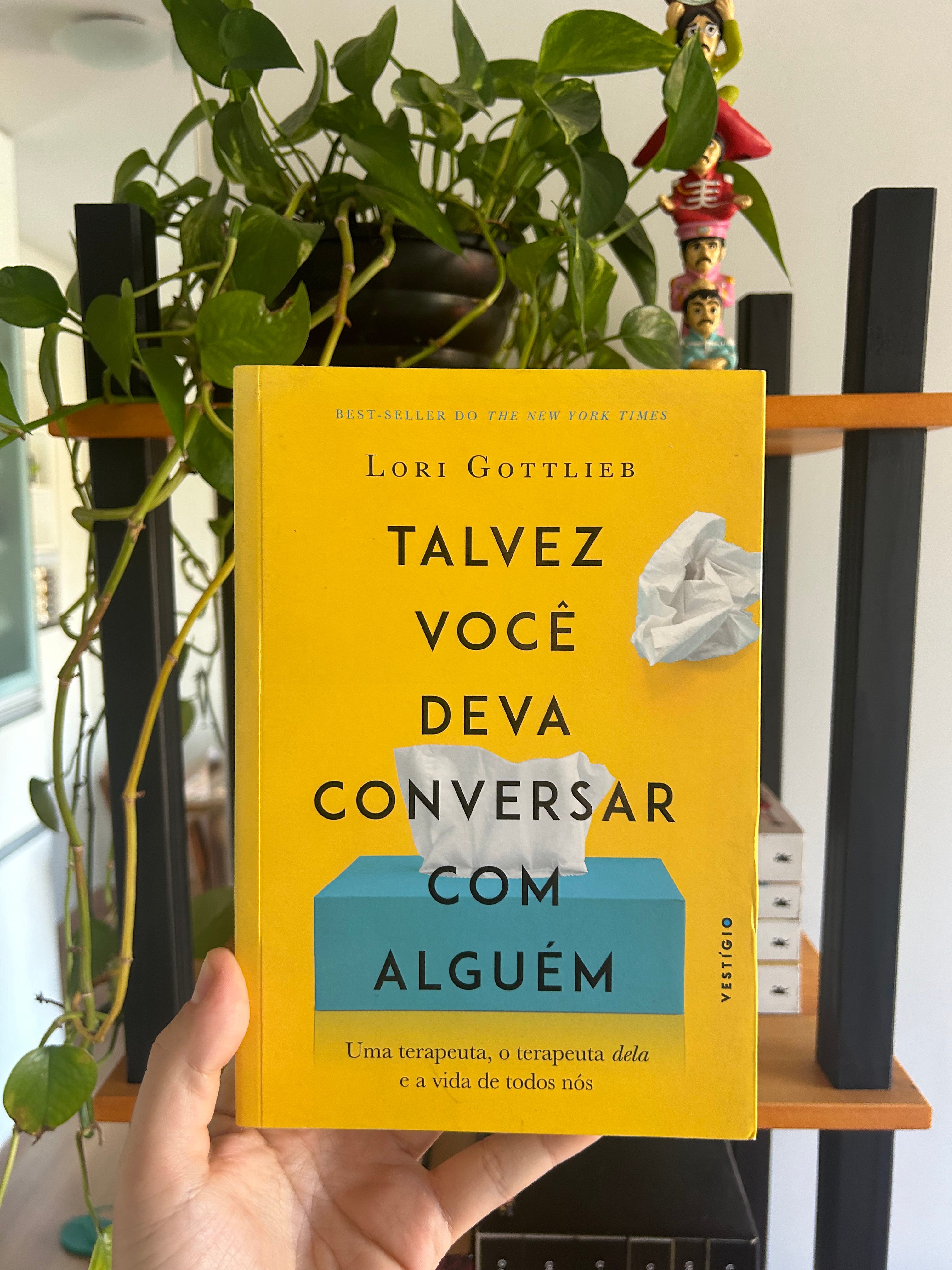 Talvez você deva conversar com alguém - by Rodrigo Padrini