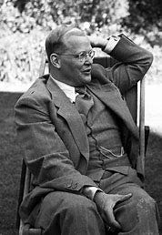 The Heroism of Dietrich Bonhoeffer - by Mike Goodenow Weber